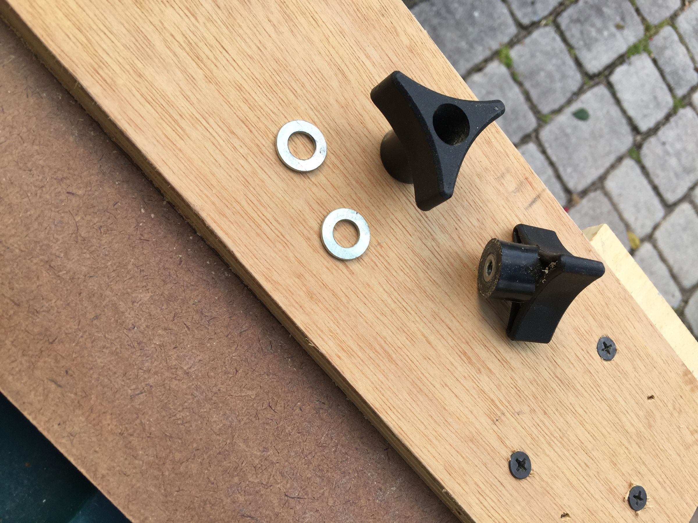 Adjustable Dado Jig From Scrap Wood : 4 Steps (with Pictures ...