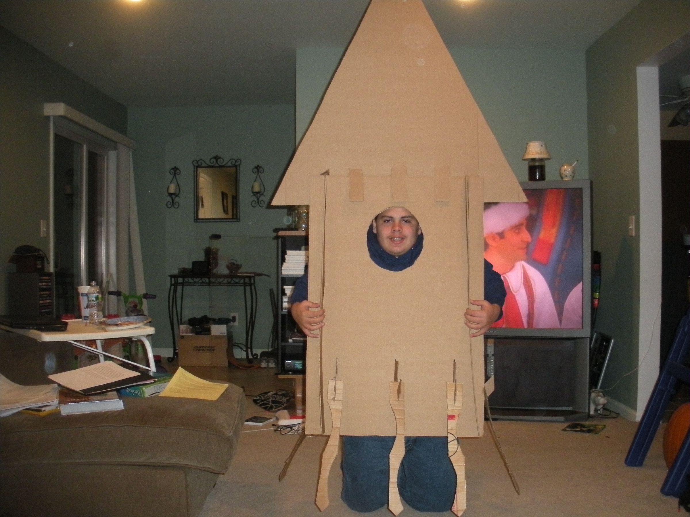 Cardboard Loligo Vulgaris (Squid) Costume : 13 Steps - Instructables