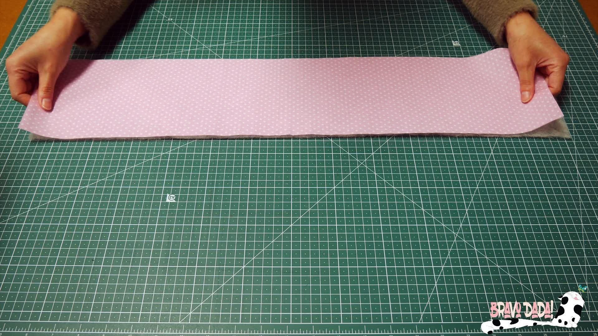 DIY How to Make a Quilted Sewing Machine Mat With Pockets and Thread ...