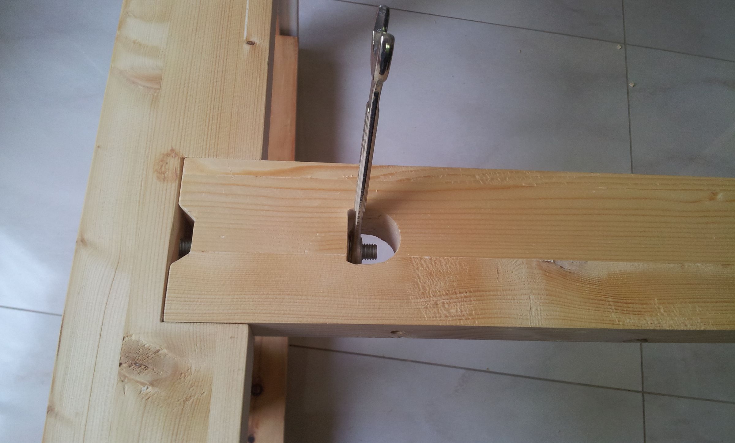 DIY Portable Workbench (knock-down Design) With a Leg Vise and Storage ...