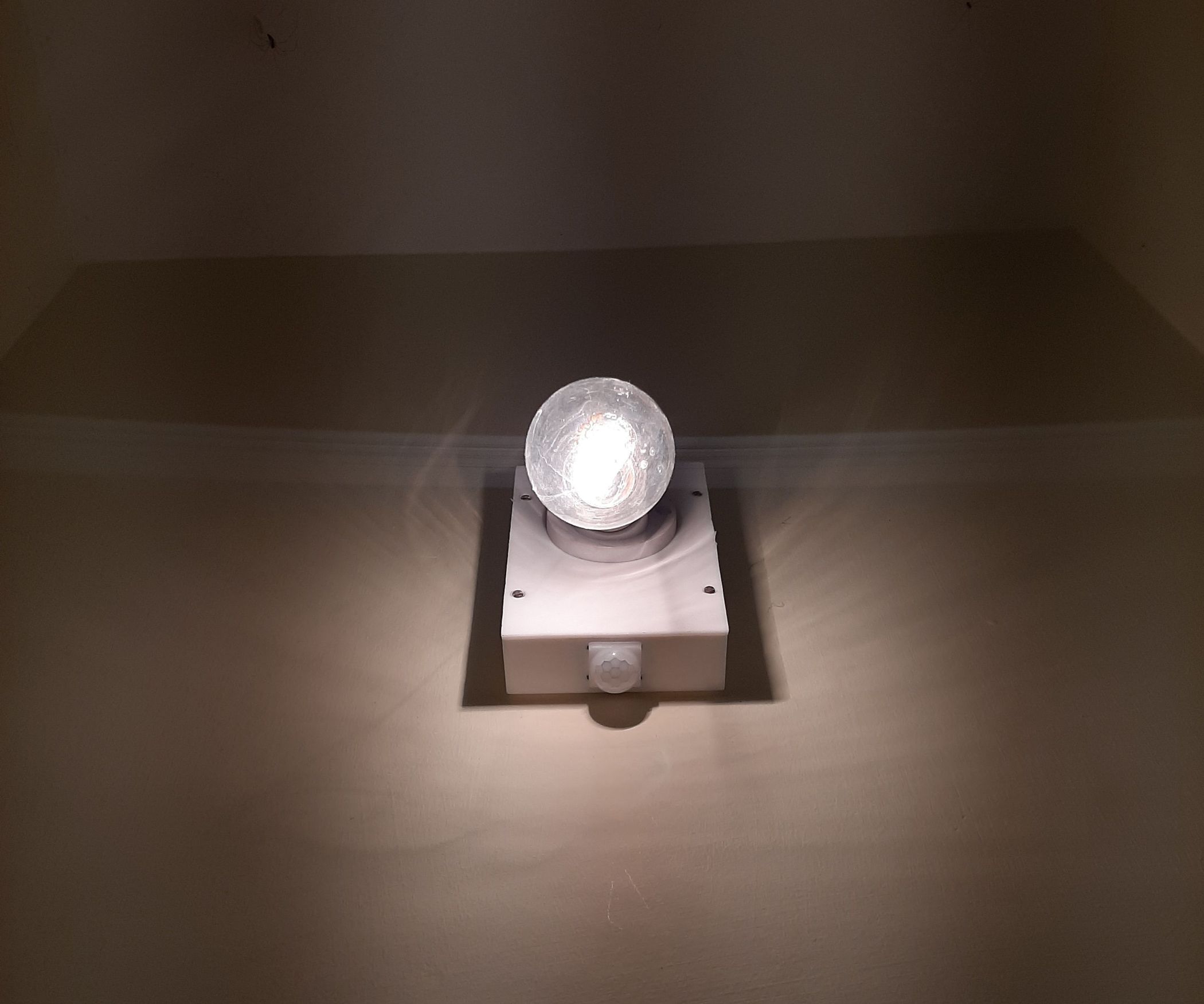 Automatic Bulb Using PIR Sensor : 3 Steps - Instructables