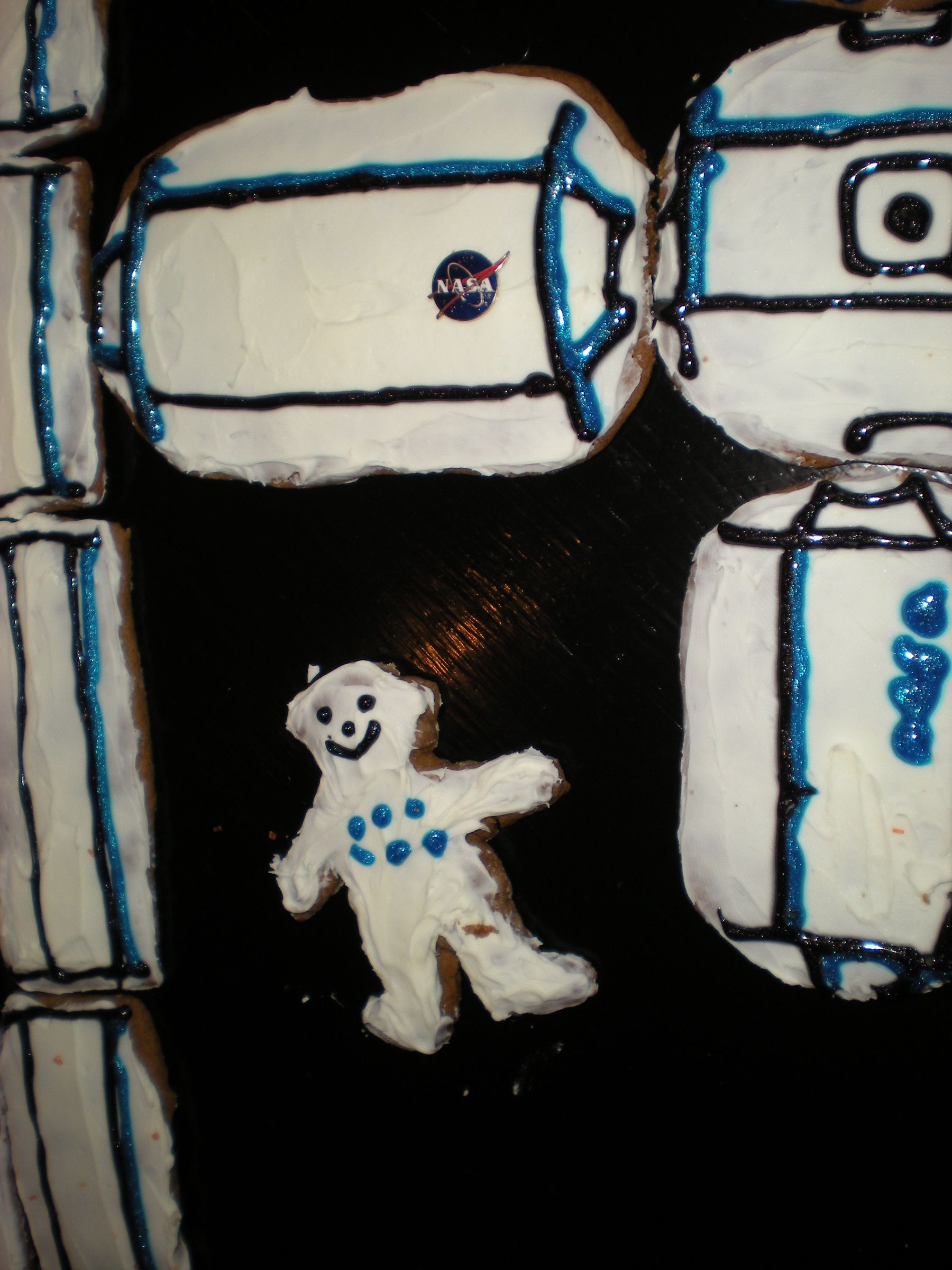 Gingerbread Space Station - Instructables