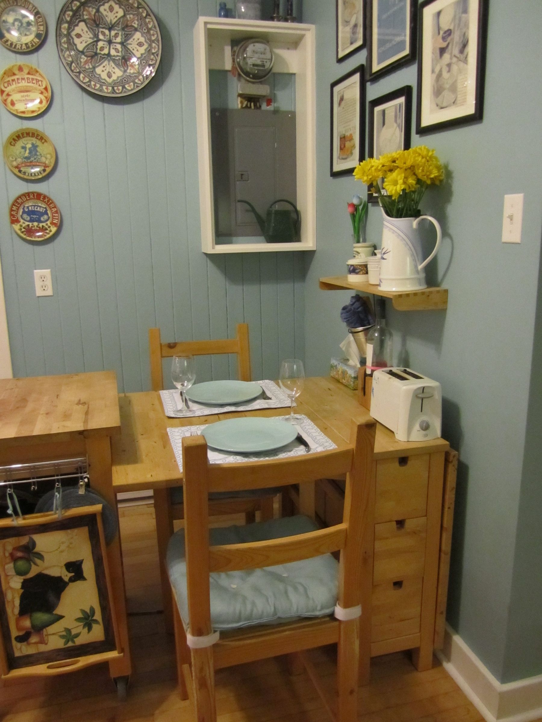 Making the Most of a Small Kitchen : My Workspace (with Pictures ...