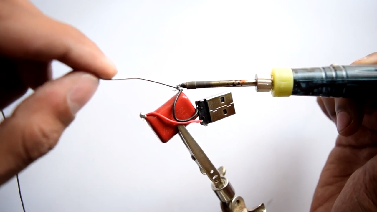 How to Make USB Killer From Bug Zapper Racket ! : 6 Steps (with ...