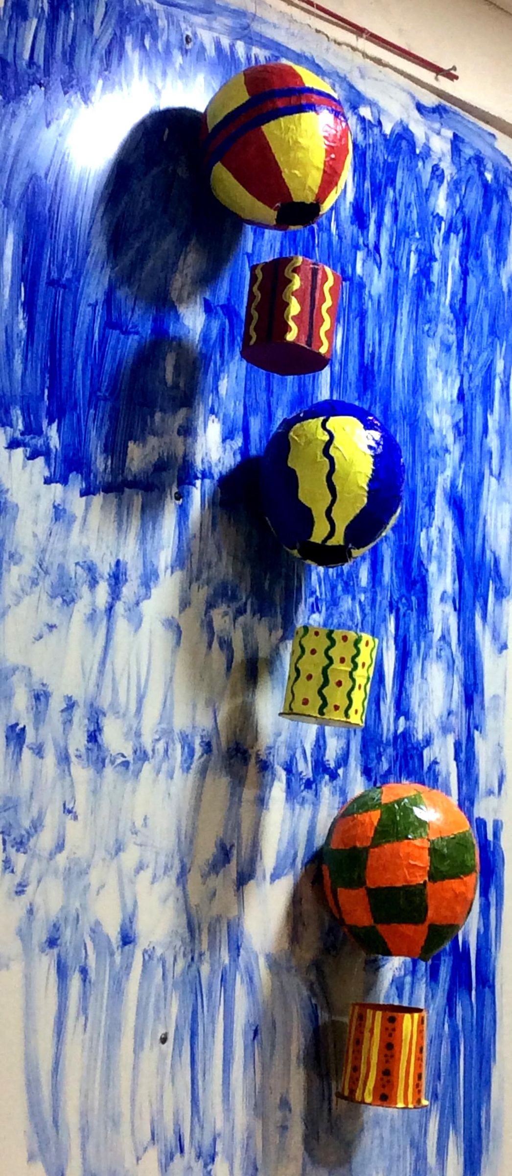 Hanging Hot - Air Balloons Decor : 7 Steps - Instructables