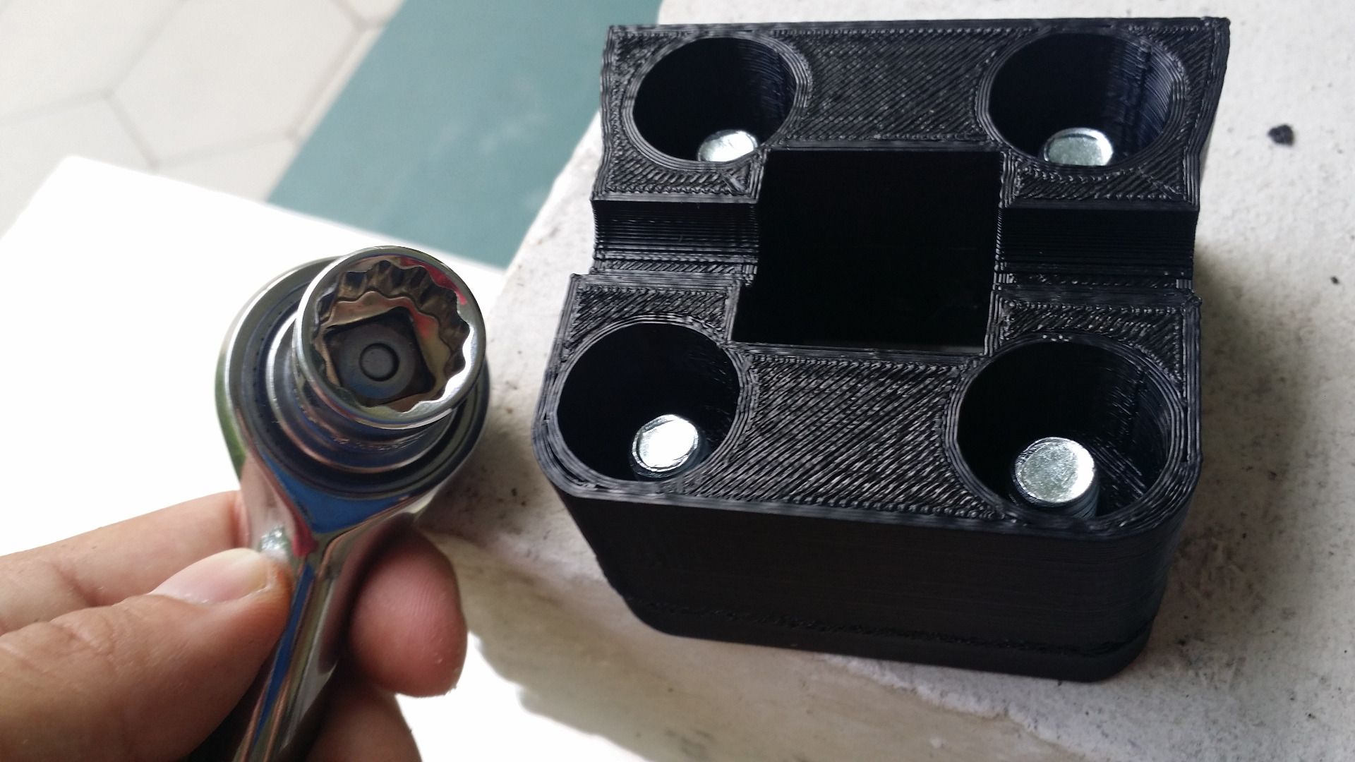 3D Printed Adjustable Standing Desk for Under $50 : 6 Steps (with ...