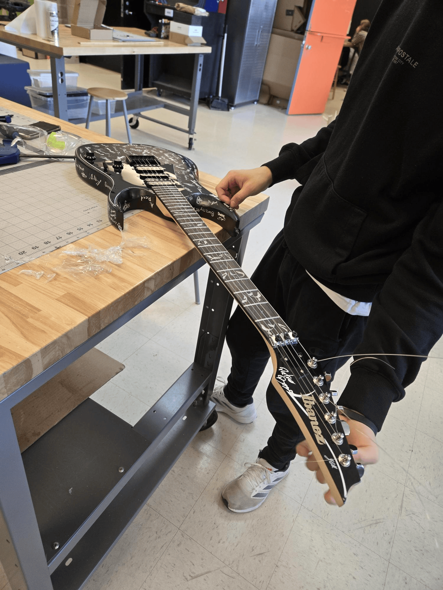 How I Built My OWN Electric Guitar (Ibanez Style) : 12 Steps (with ...