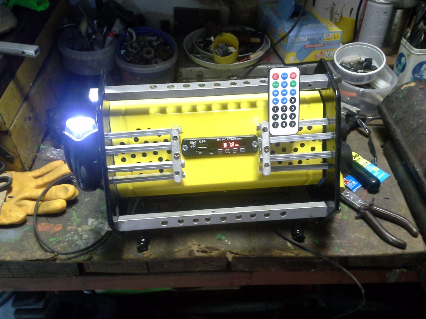 Diy Worksite Radio : 4 Steps - Instructables