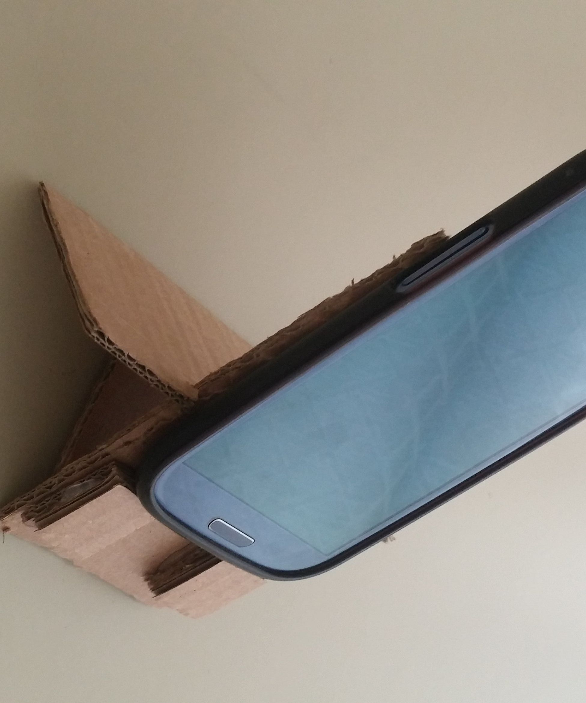 Simple, But Elegant Cardboard Phone Stand : 5 Steps - Instructables