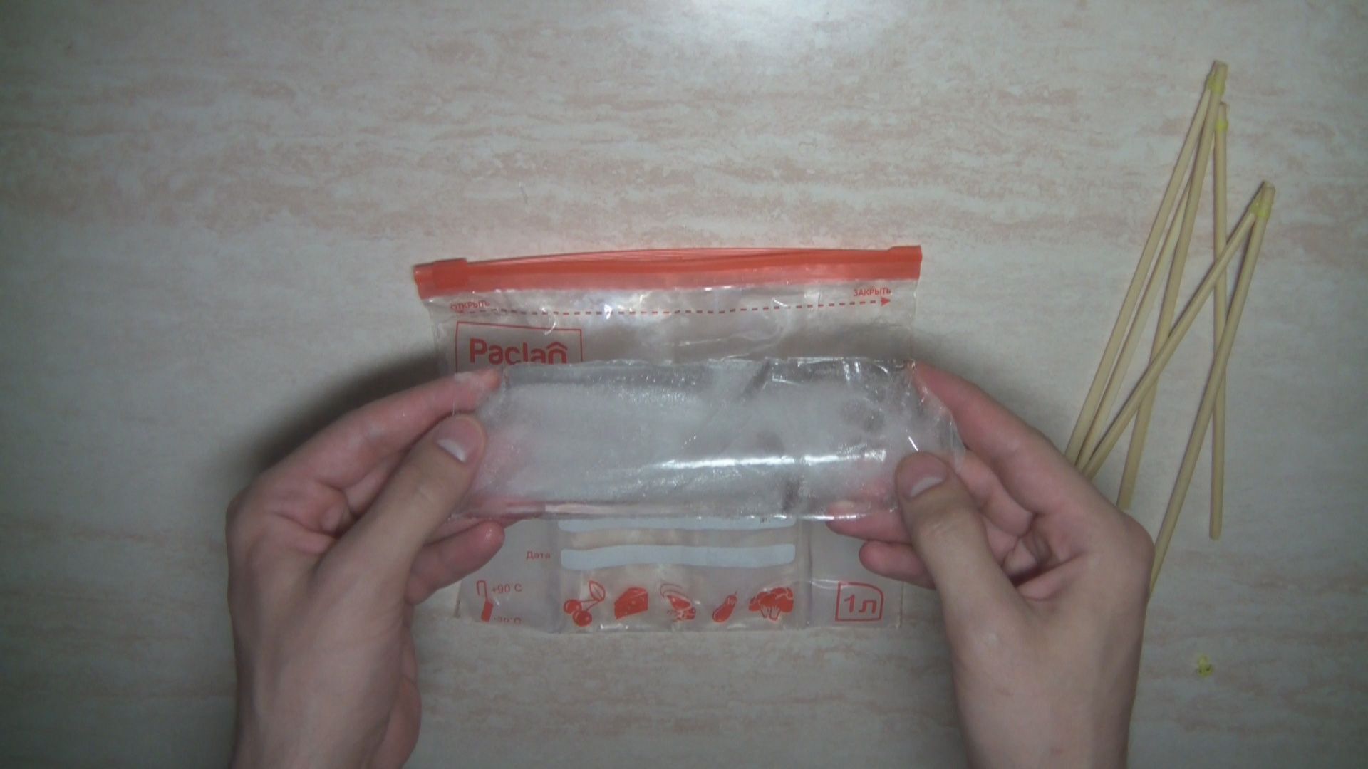 How to Make Stick Ice Cube for Water Bottle in Ziplock Bag : 4 Steps ...