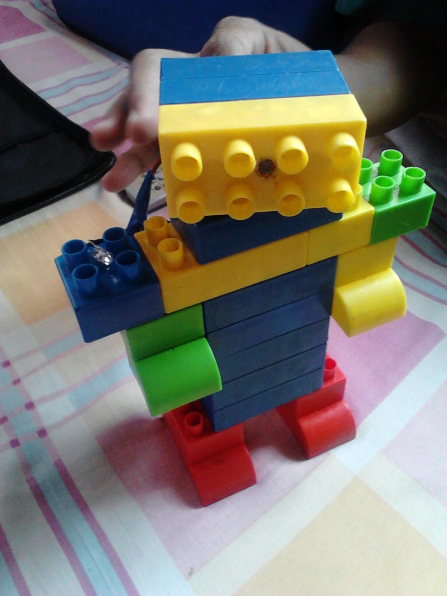 Laser Security Bot : 7 Steps - Instructables