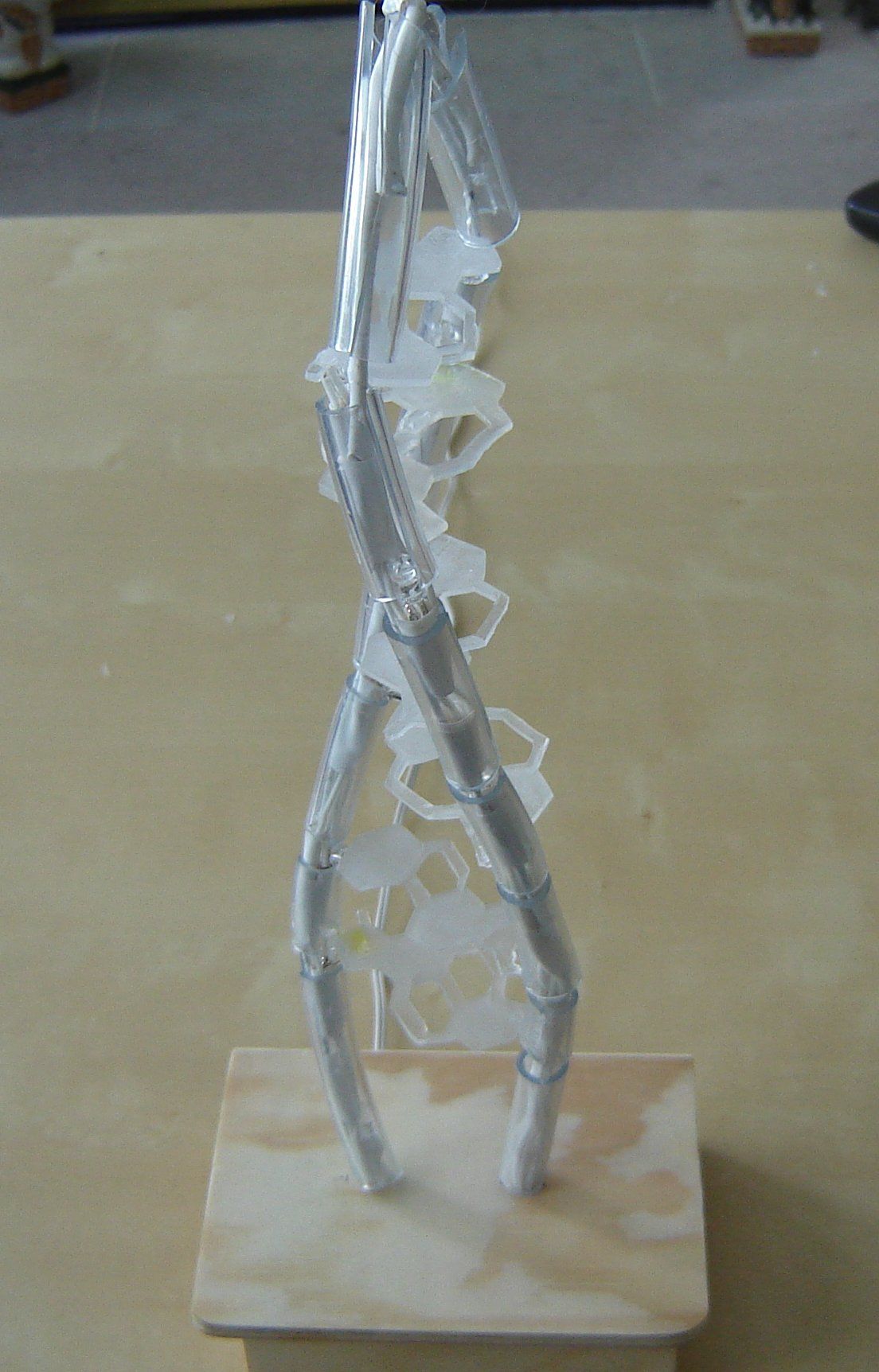 The Double Helix -a DNA Model With Lights : 7 Steps (with Pictures ...