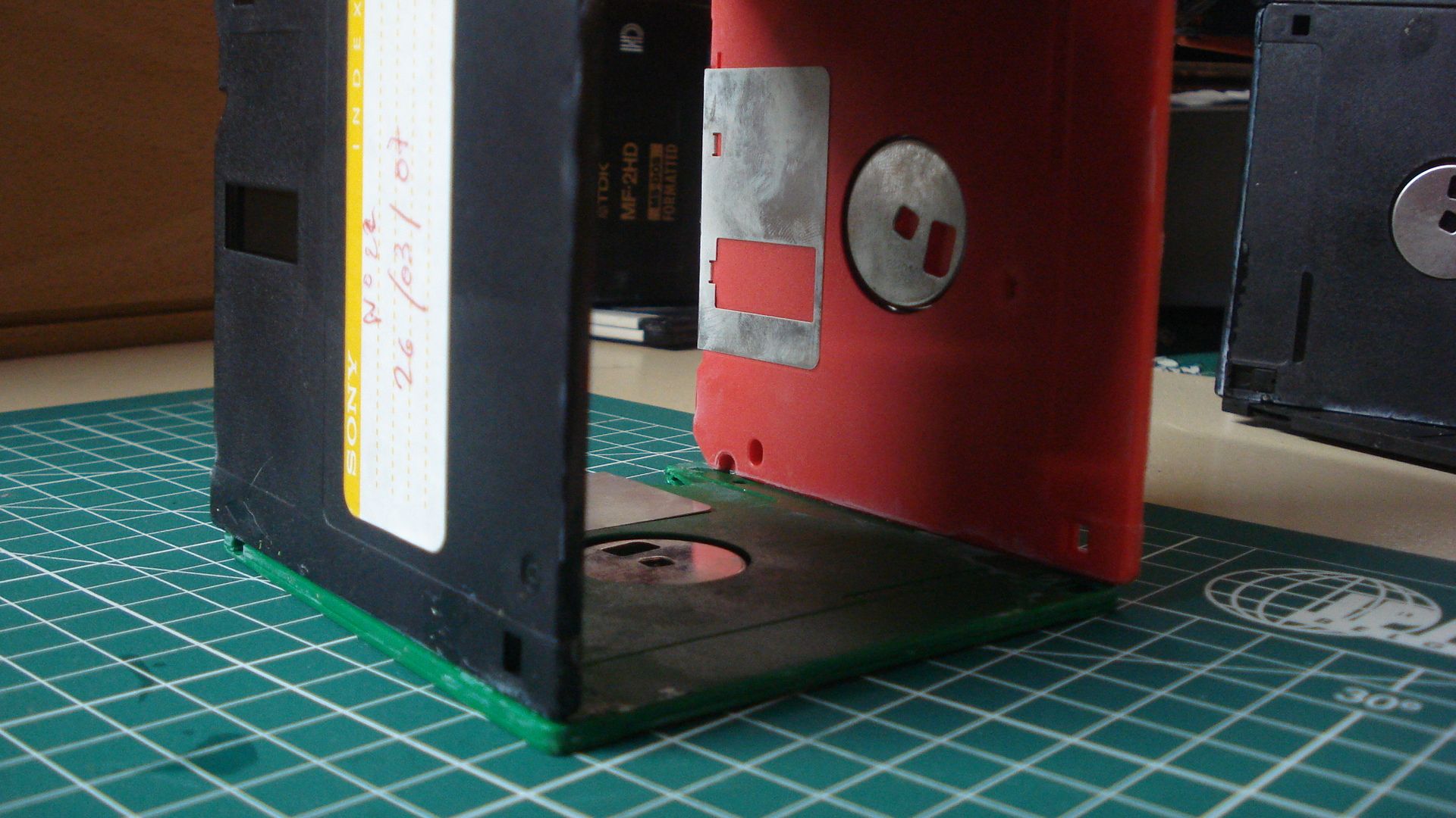 Apple Floppy Dock : 5 Steps - Instructables