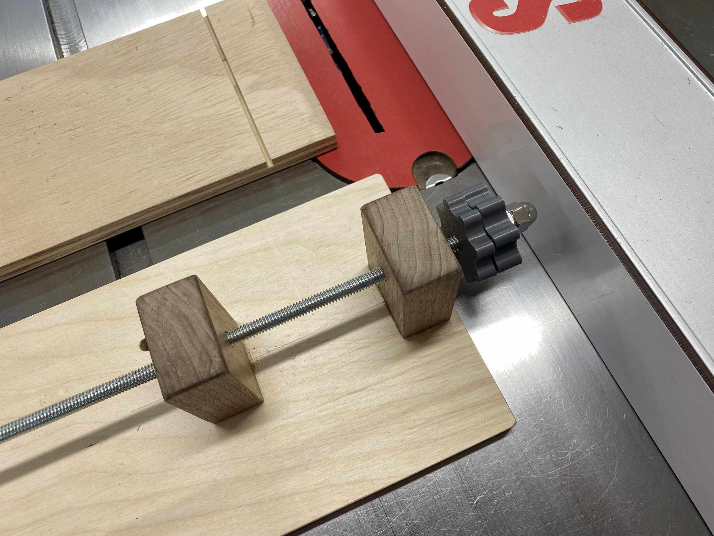 Thin-Strip Cutting Jig With Micro Adjustment : 4 Steps (with Pictures ...
