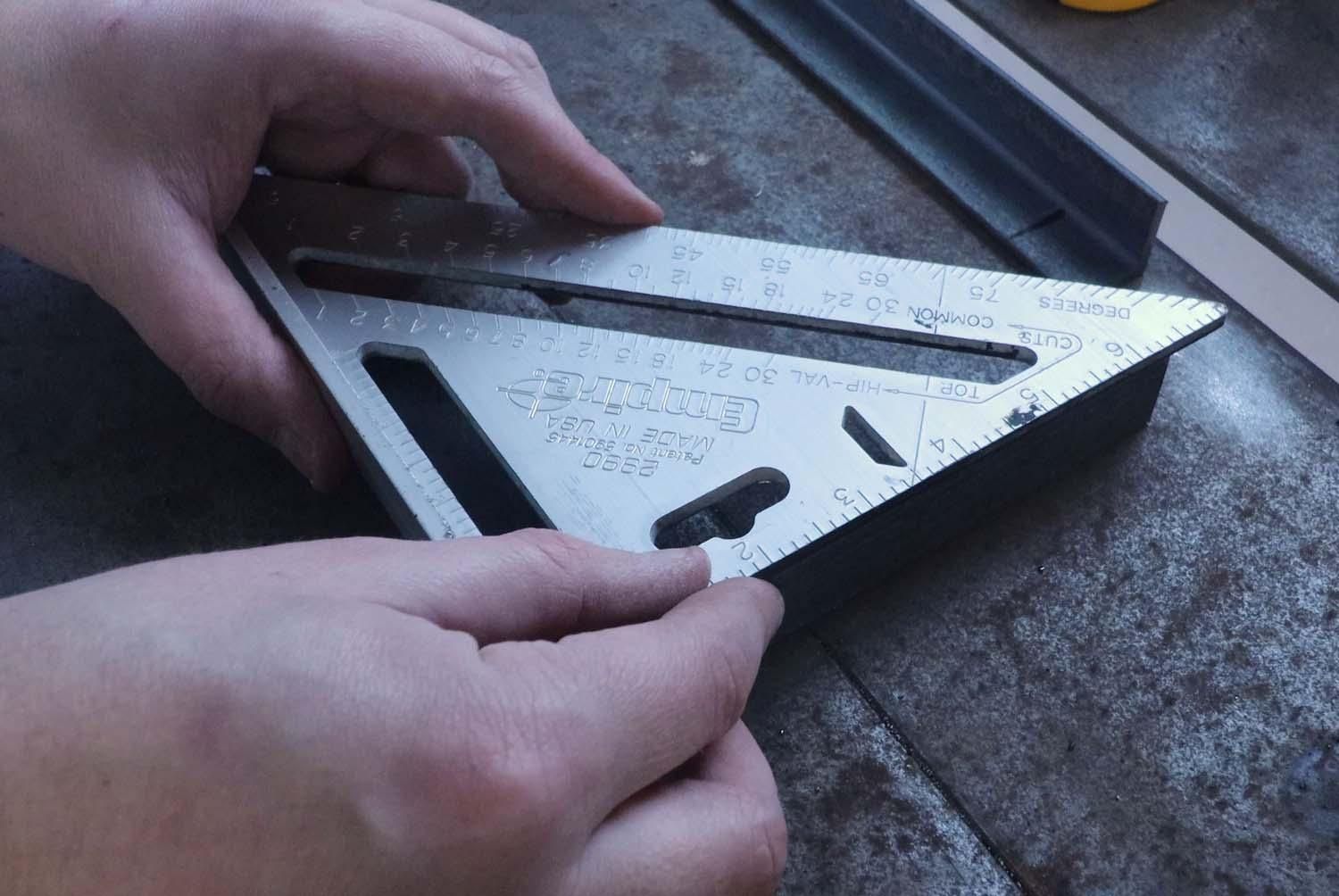 Wall-Mount Shelf for Flux-Core Welding Machine : 10 Steps (with ...