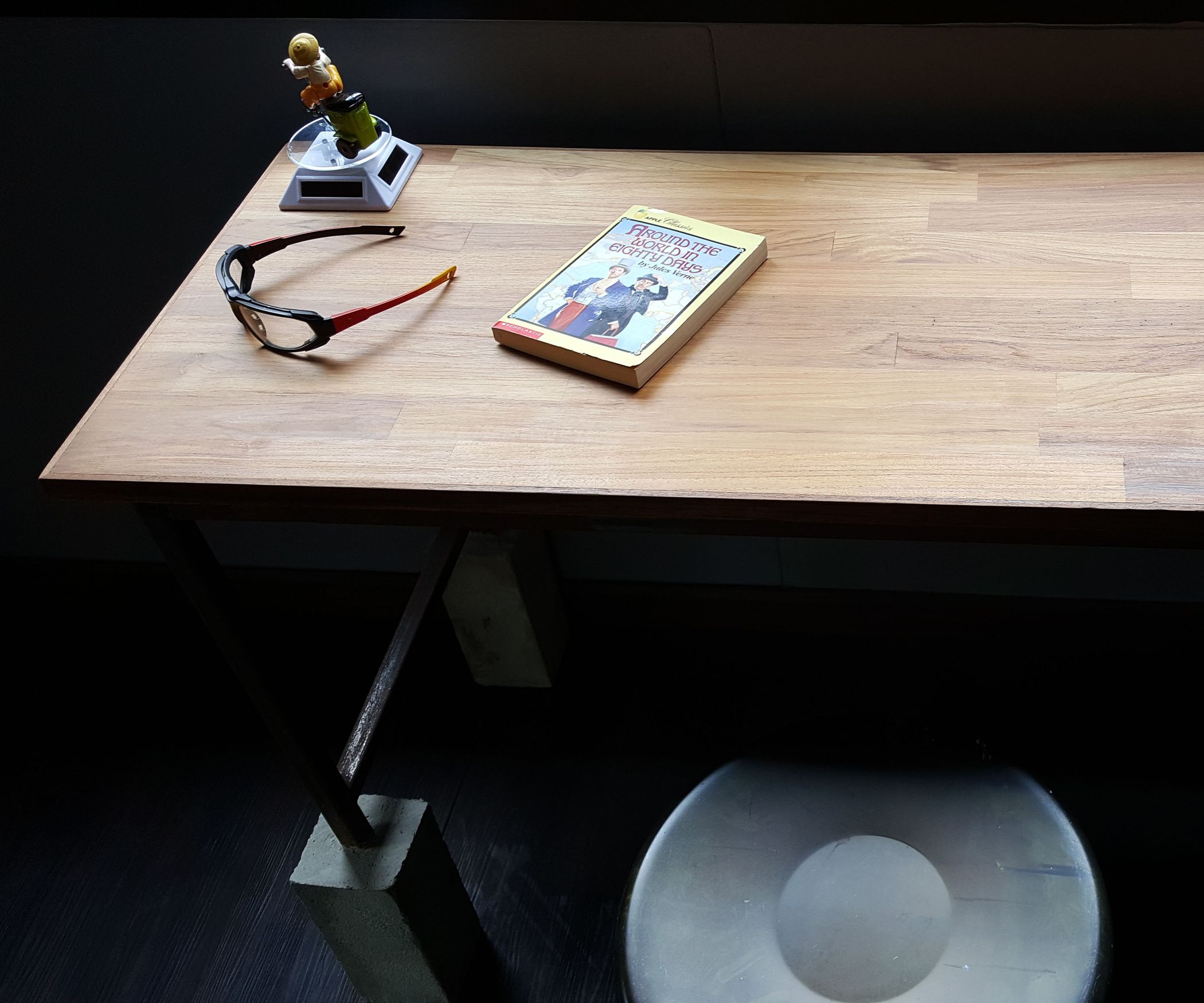 Big FooT Table : 3 Steps - Instructables