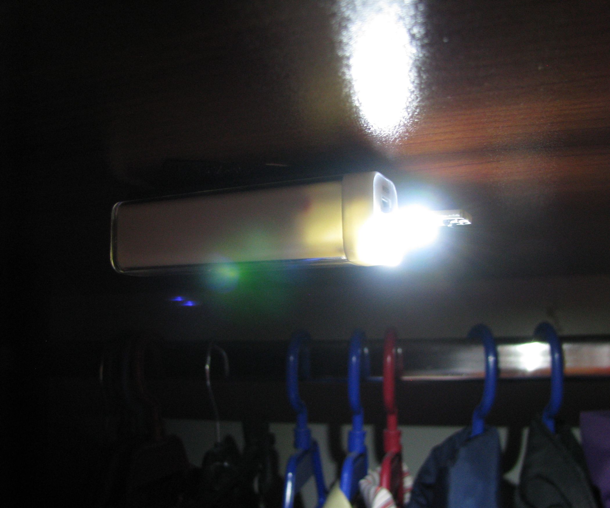 Fast & Easy Wardrobe Light : 5 Steps (with Pictures) - Instructables