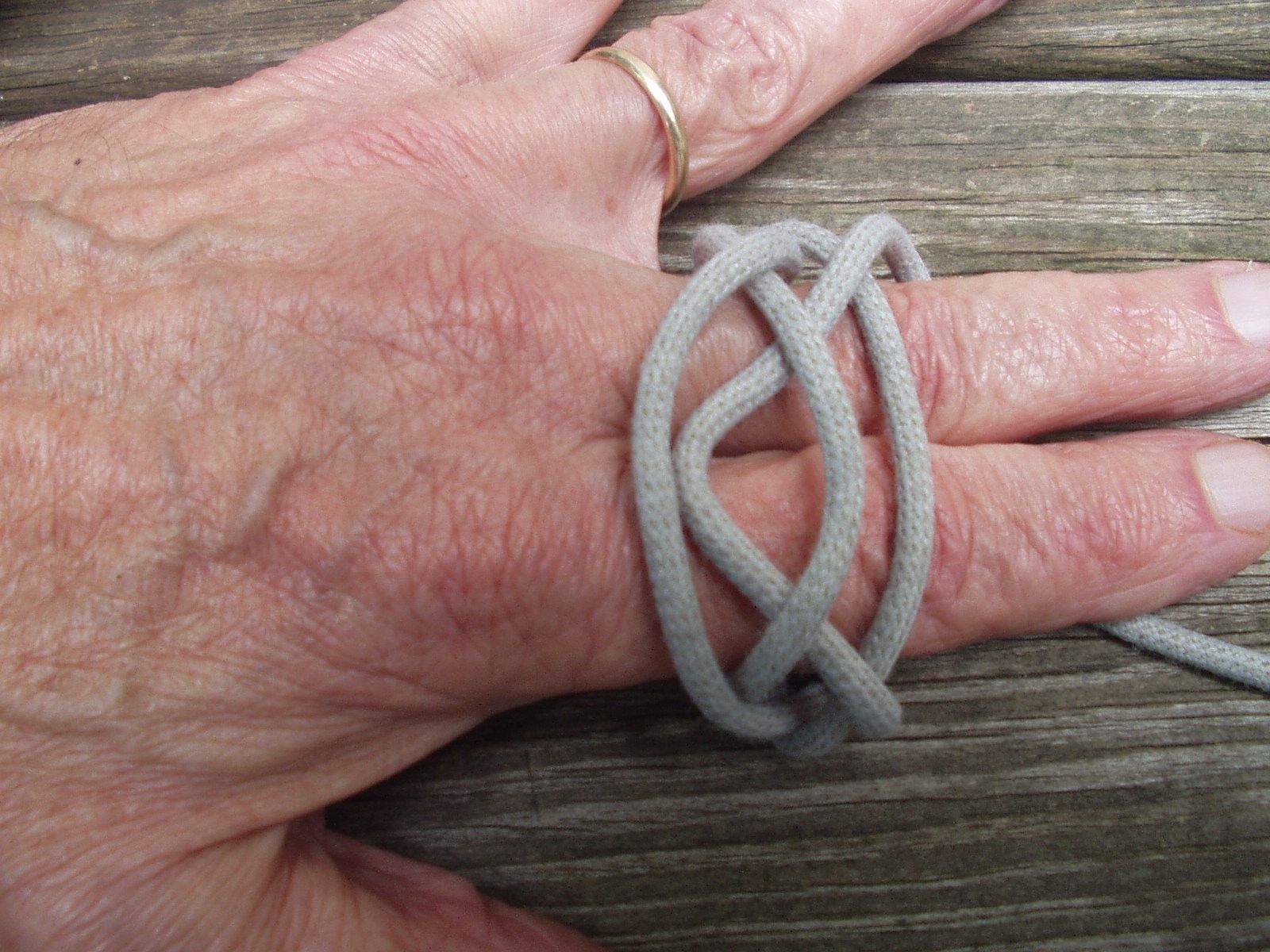 18 Face Globe Knot : 7 Steps (with Pictures) - Instructables