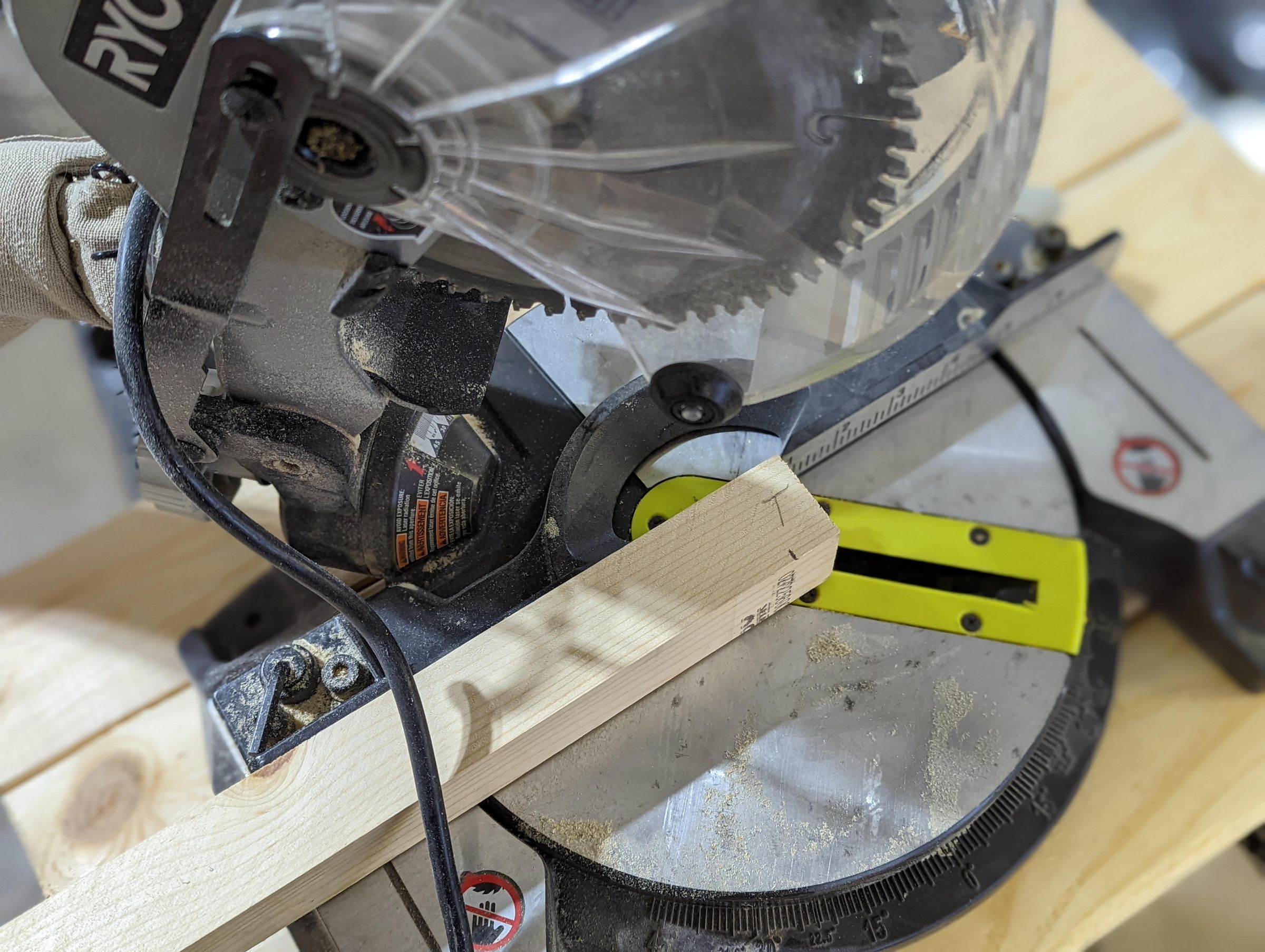 Make a Canvas Art Frame From a Single 2x4 : 6 Steps (with Pictures ...