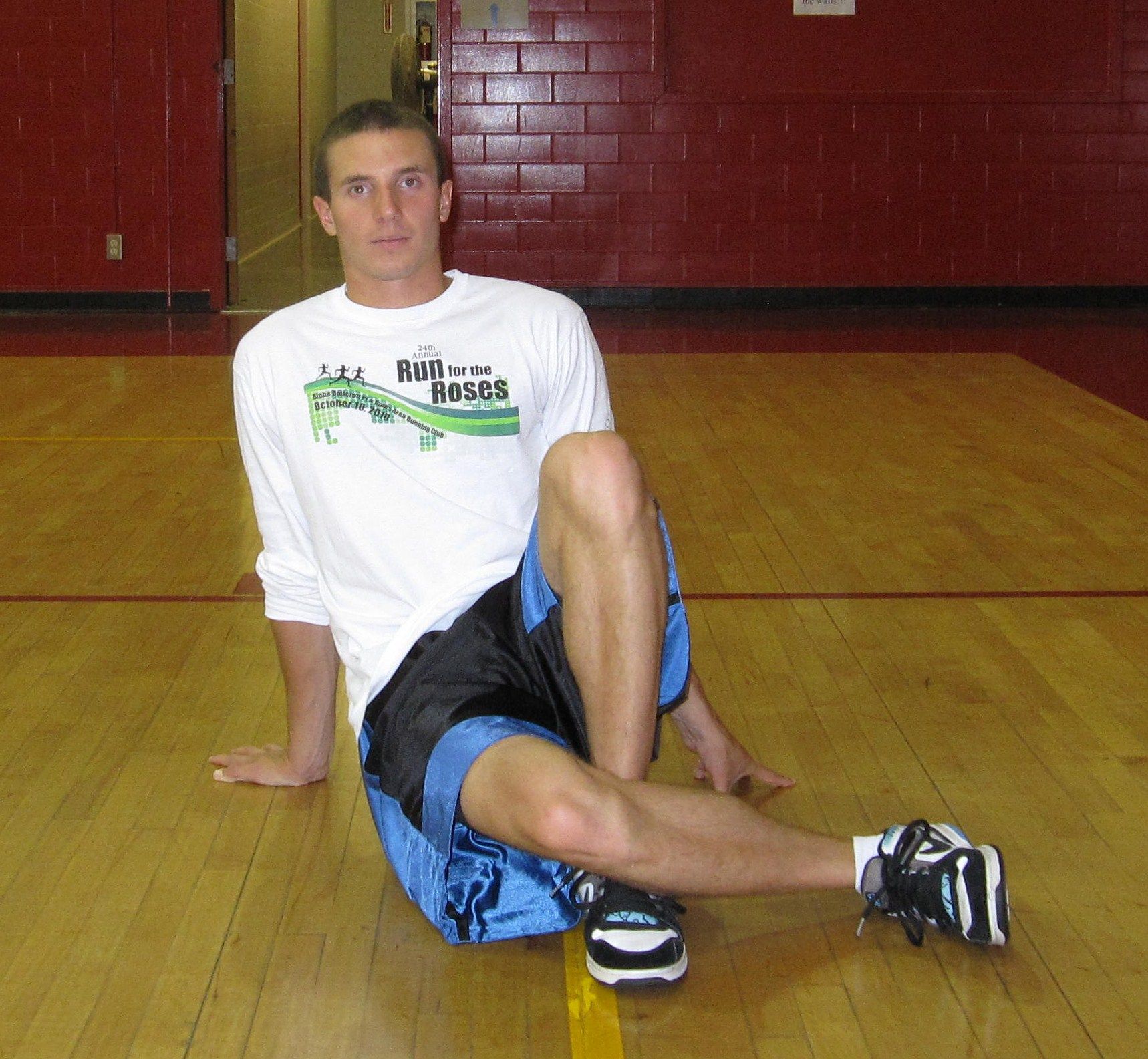 Learn Basic Breakdancing Freezes and Footwork : 5 Steps (with Pictures ...