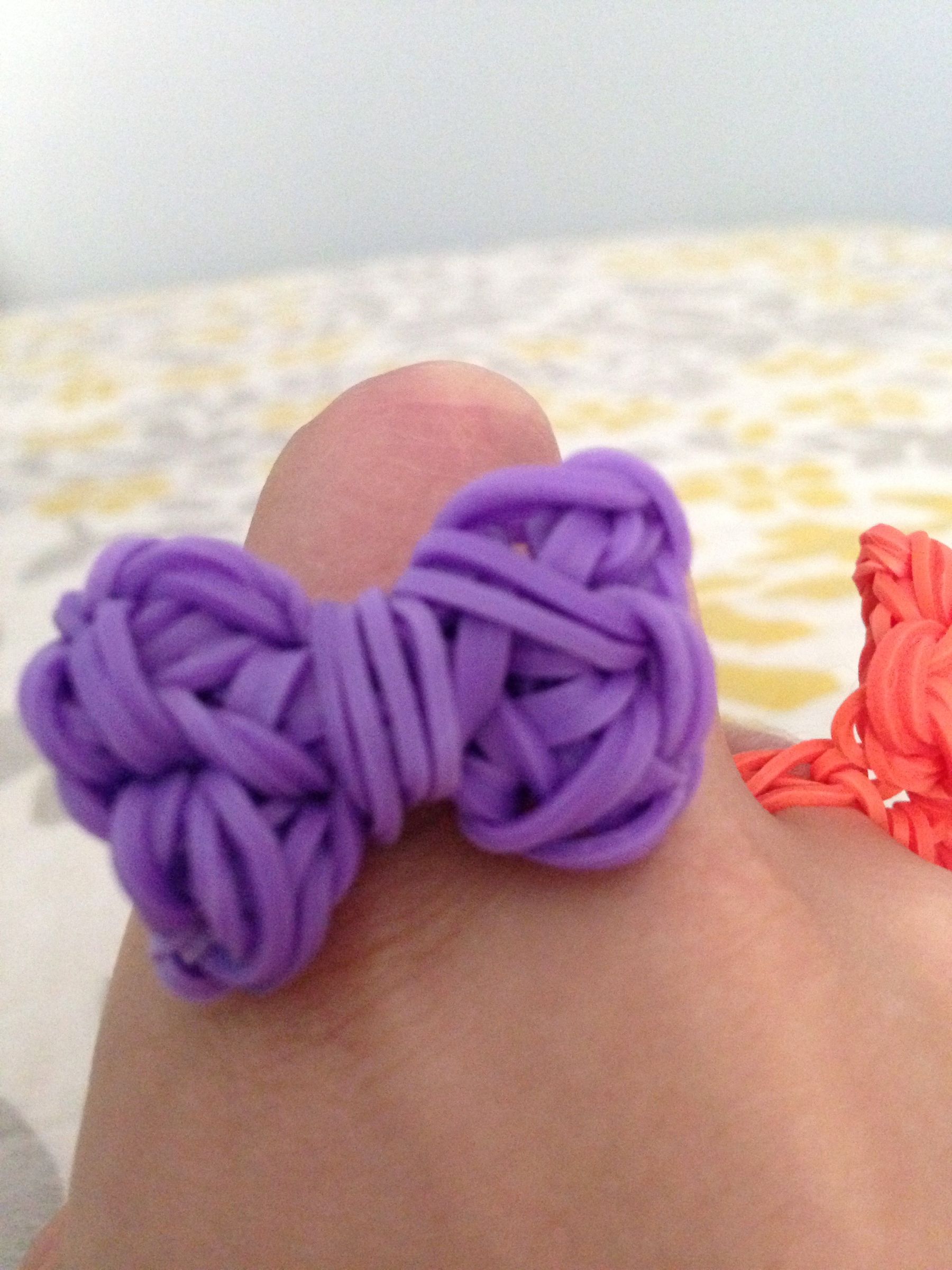 Rainbow Loom Bow