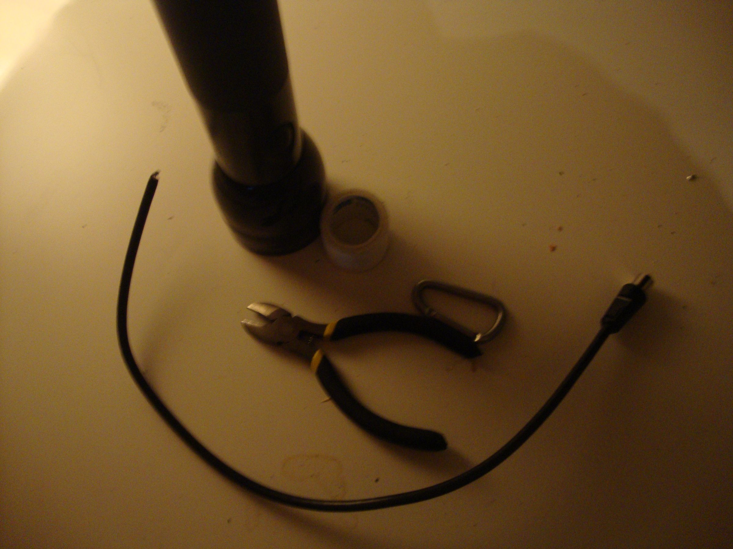 Maglite Belt Holster for All Big Maglites : 4 Steps - Instructables