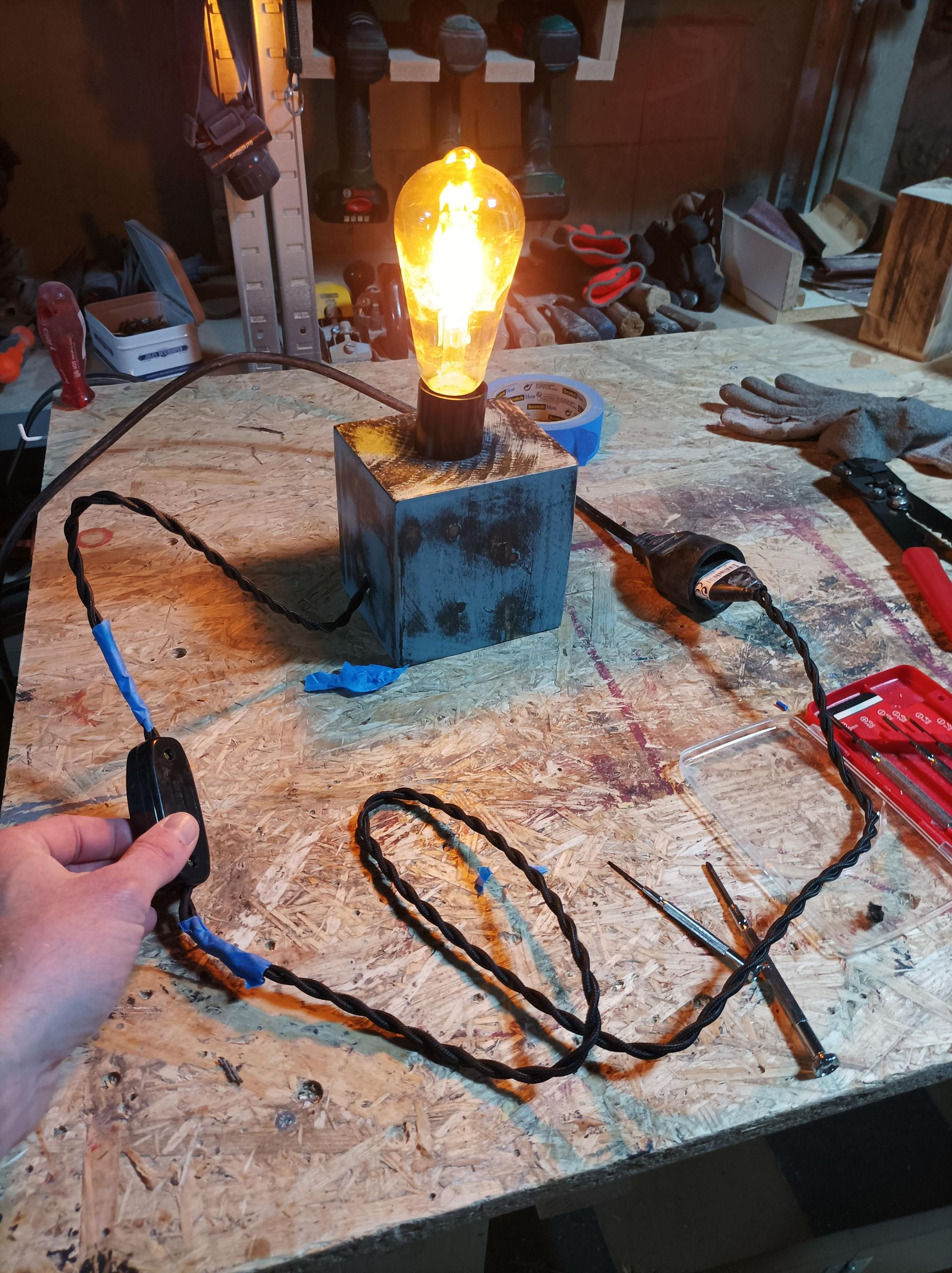 Design Lamps From Pallet Blocks : 6 Steps - Instructables