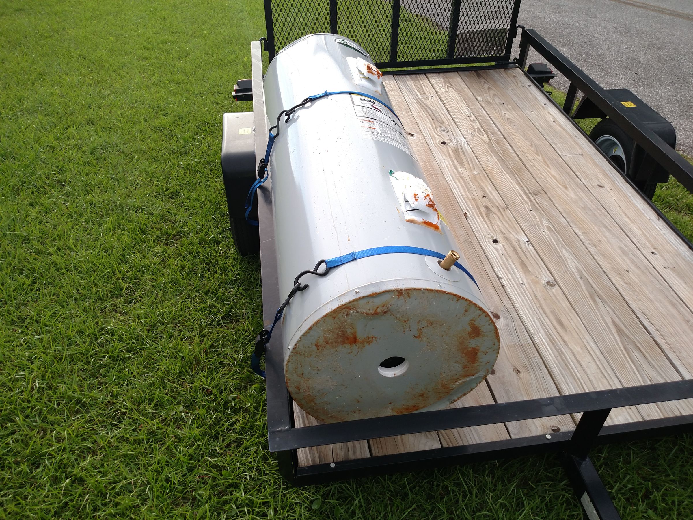 Make a Cheap Solar Batch Water Heater (Solar Preheater) : 9 Steps (with ...