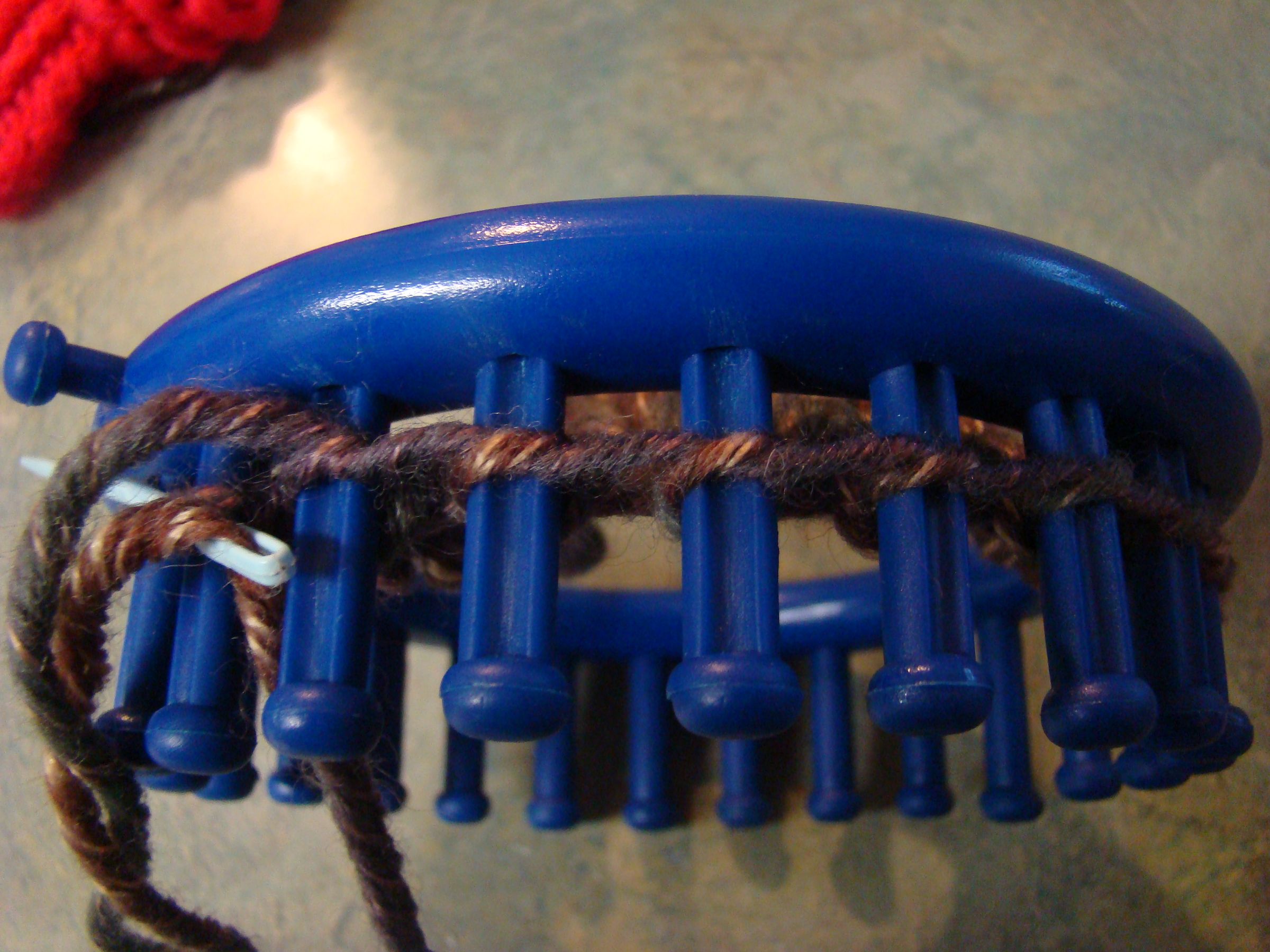 How to Make Warm Mittens Using a Round Loom : 22 Steps - Instructables
