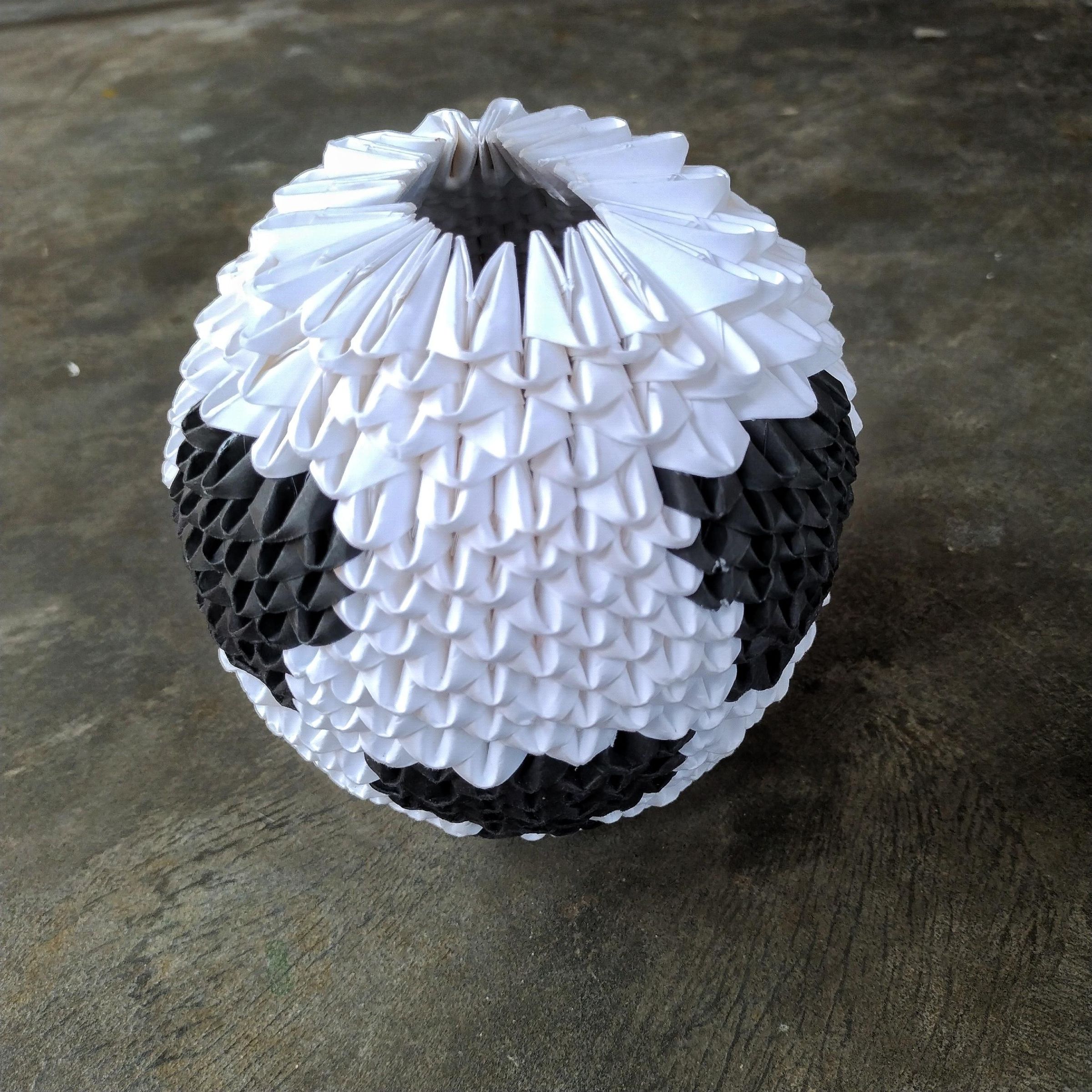 MODULAR ORIGAMI 3D PANDA : 17 Steps (with Pictures) - Instructables