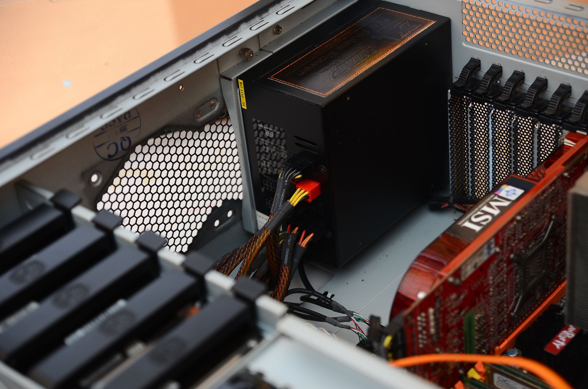 How to Install a SATA CD-ROM Drive? : 9 Steps - Instructables
