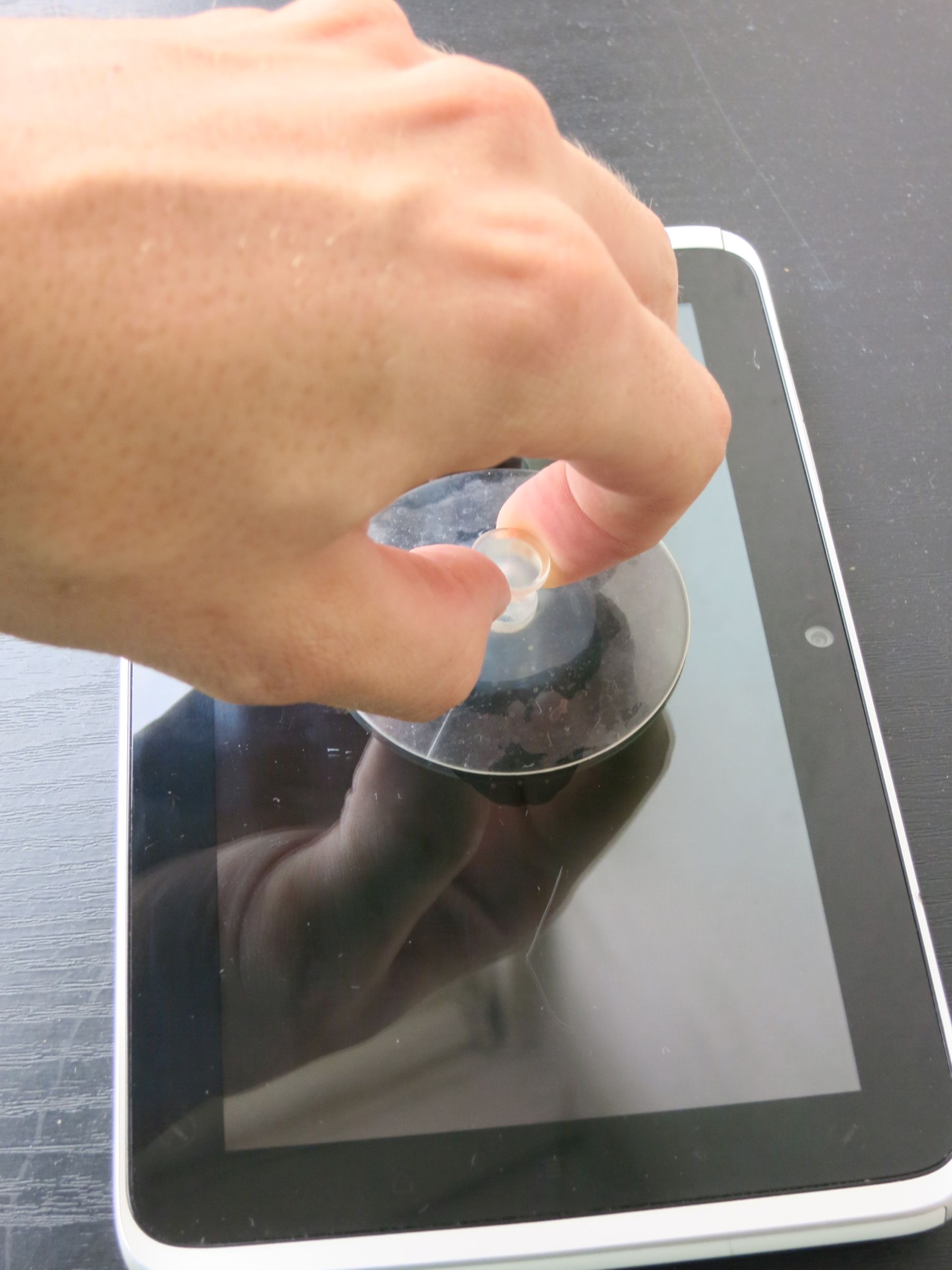 Sat on Your Tablet? Remove the Screen Stain With a Suction Cup ...