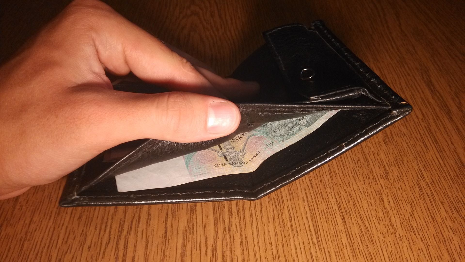 Custom Leather Wallet With Burned Logo : 6 Steps (with Pictures ...