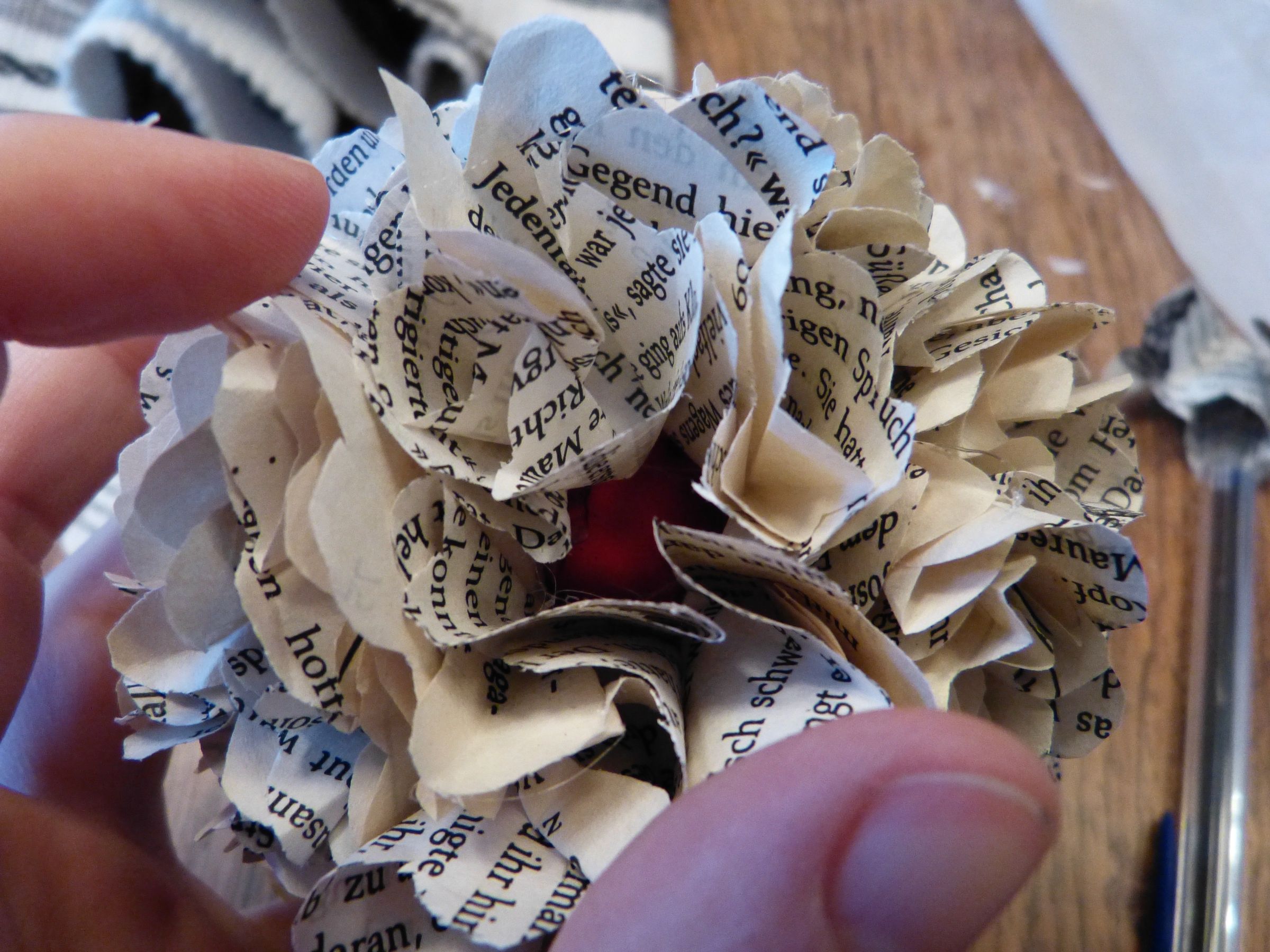 Book Page Balls : 6 Steps (with Pictures) - Instructables