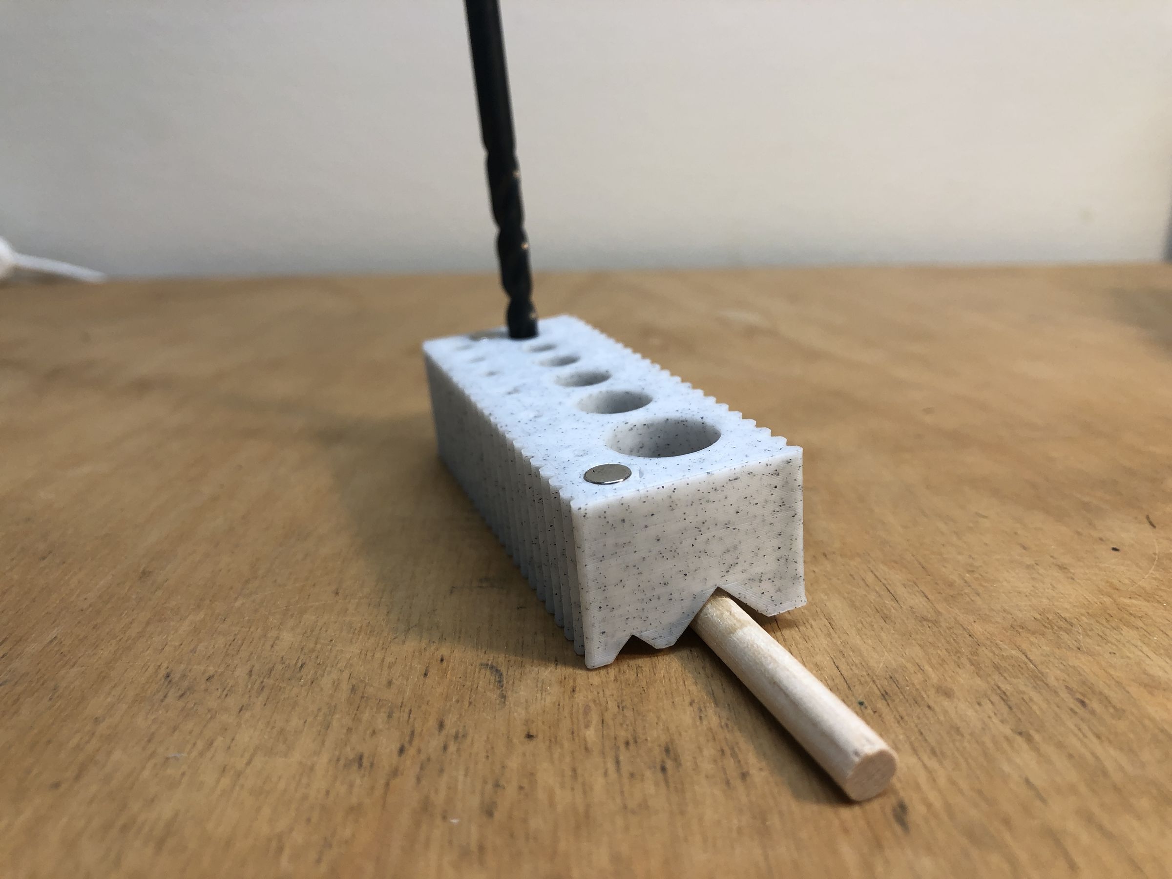 V Drill Guide : 4 Steps - Instructables