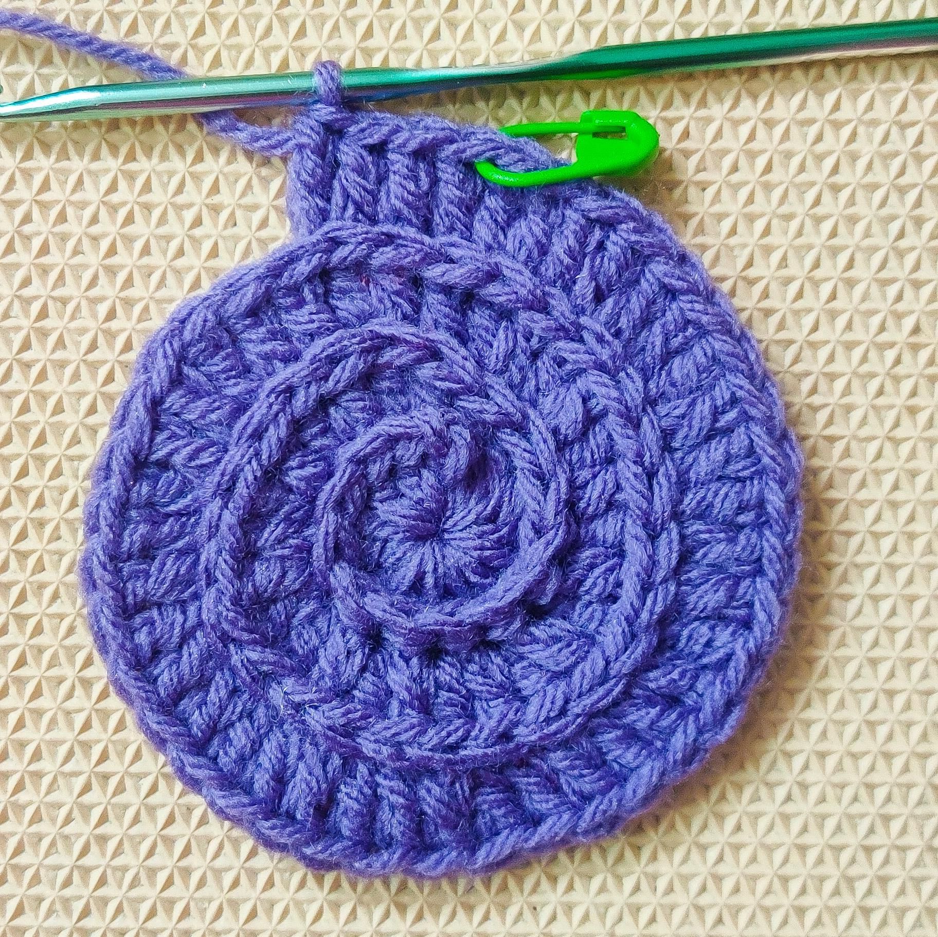 Crochet Seamless Spiral Circle With Raised Ridges : 7 Steps (with ...
