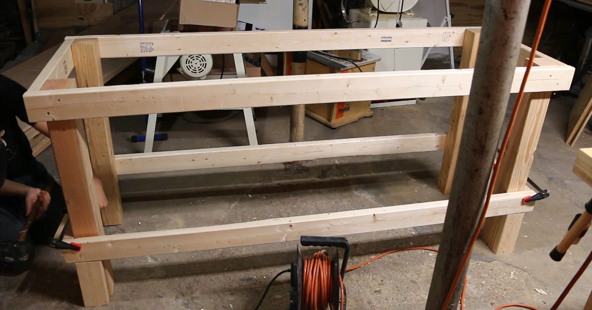 Simple & Sturdy Workbench : 7 Steps (with Pictures) - Instructables