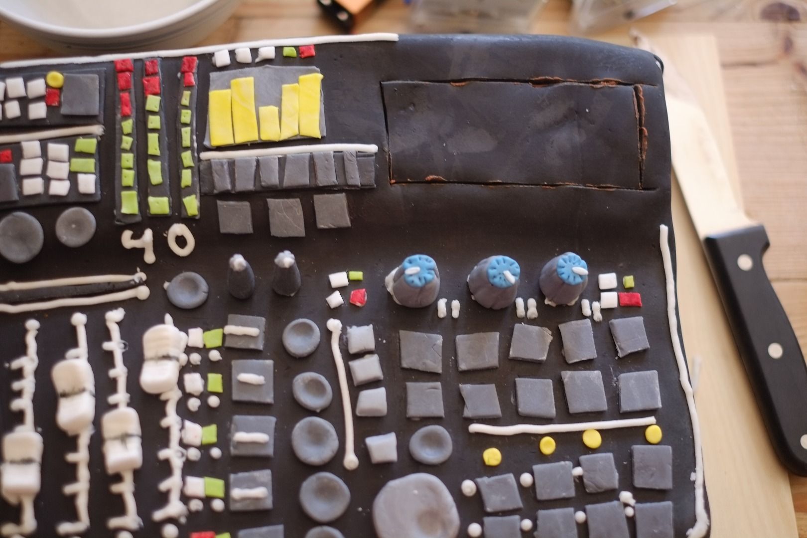Soundboard Cake With Working Volt Meters : 12 Steps (with Pictures ...