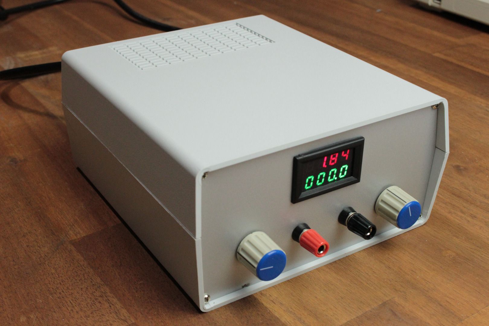 Build Your Own Variable Lab Bench Power Supply : 4 Steps (with Pictures ...