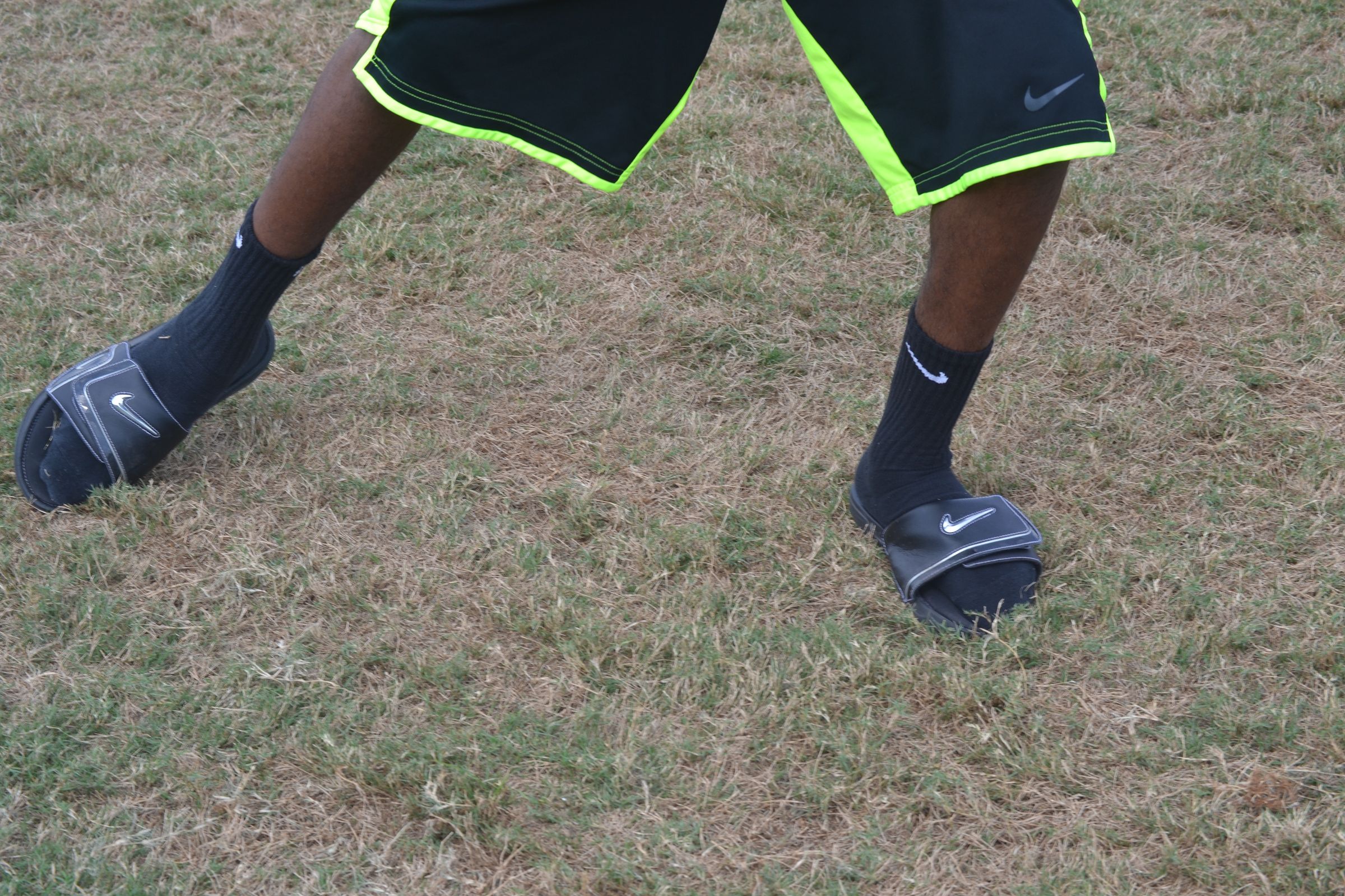 How to Throw a Football ? : 10 Steps (with Pictures) - Instructables