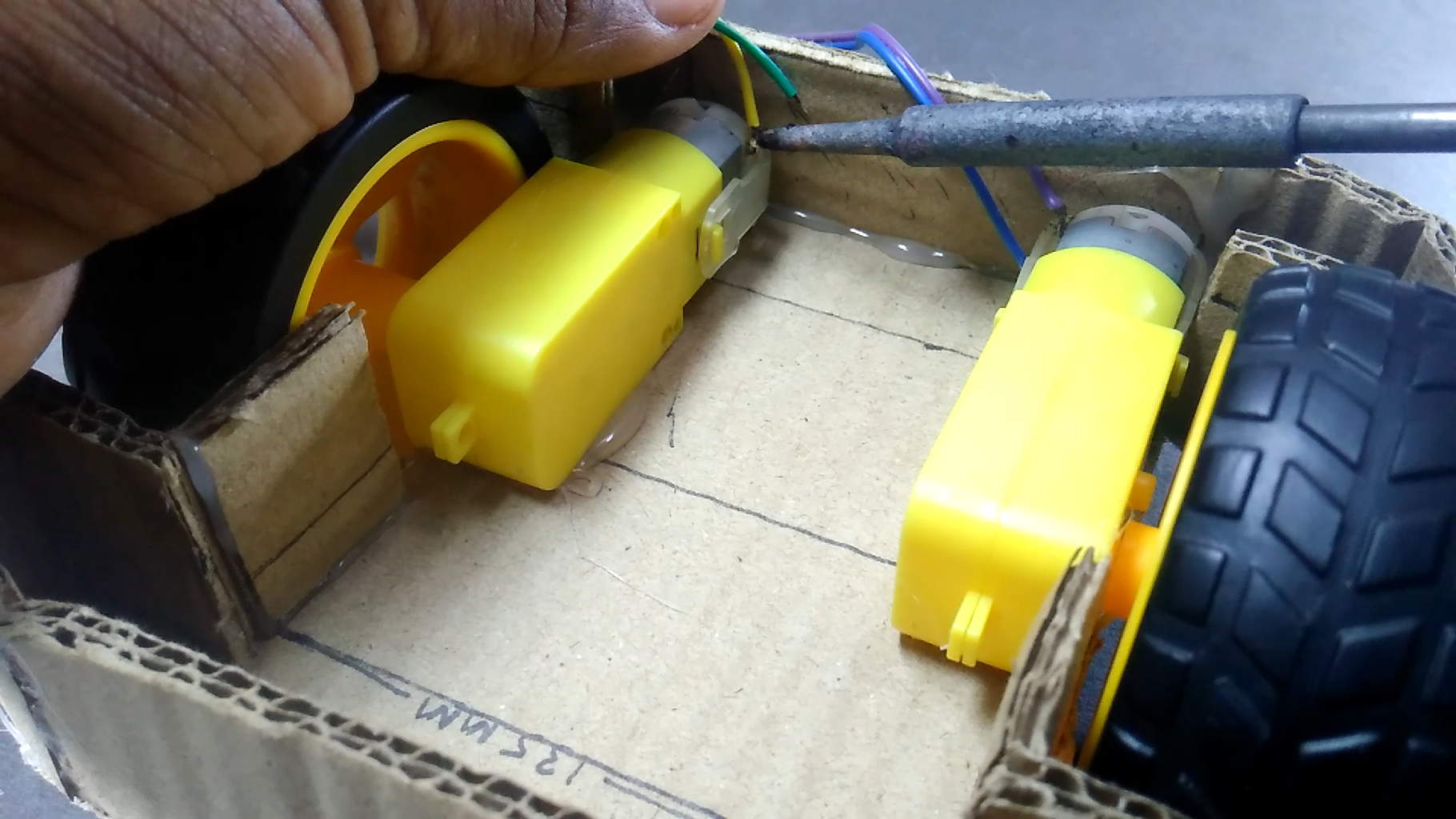 How to Make Arduino Based Edge Avoiding Robot : 4 Steps - Instructables How to Make Arduino Based Edge Avoiding Robot : 4 Steps - Instructables