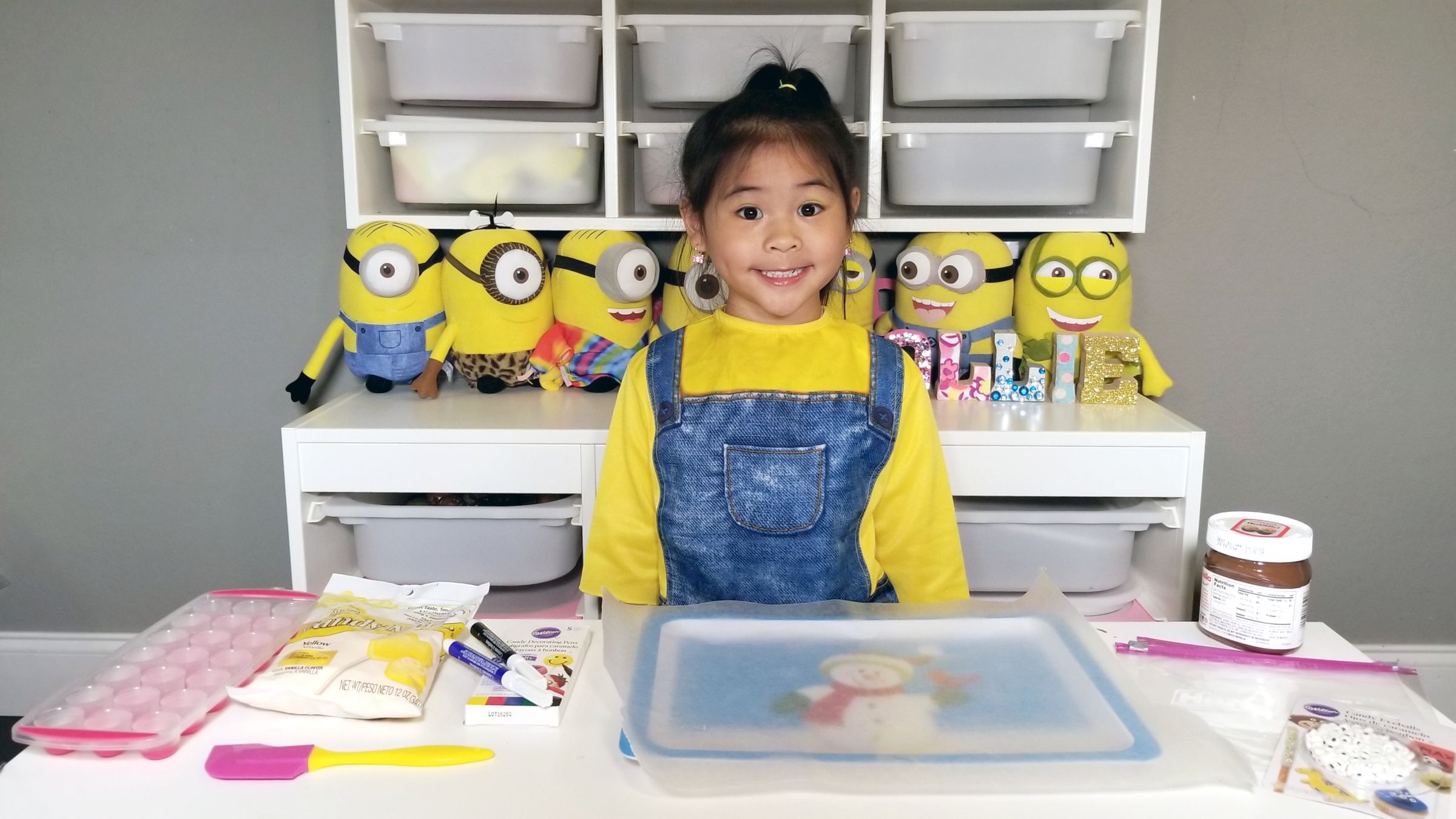 DIY Nutella Filled Minion Bon Bons | Minion Chocolates Recipe : 7 Steps ...