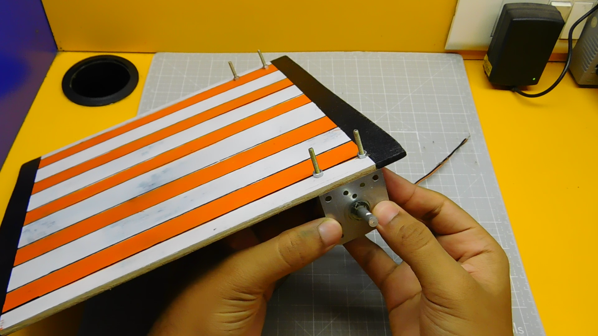 CleanSweep- the Floor Cleaning Robot! : 12 Steps (with Pictures ...