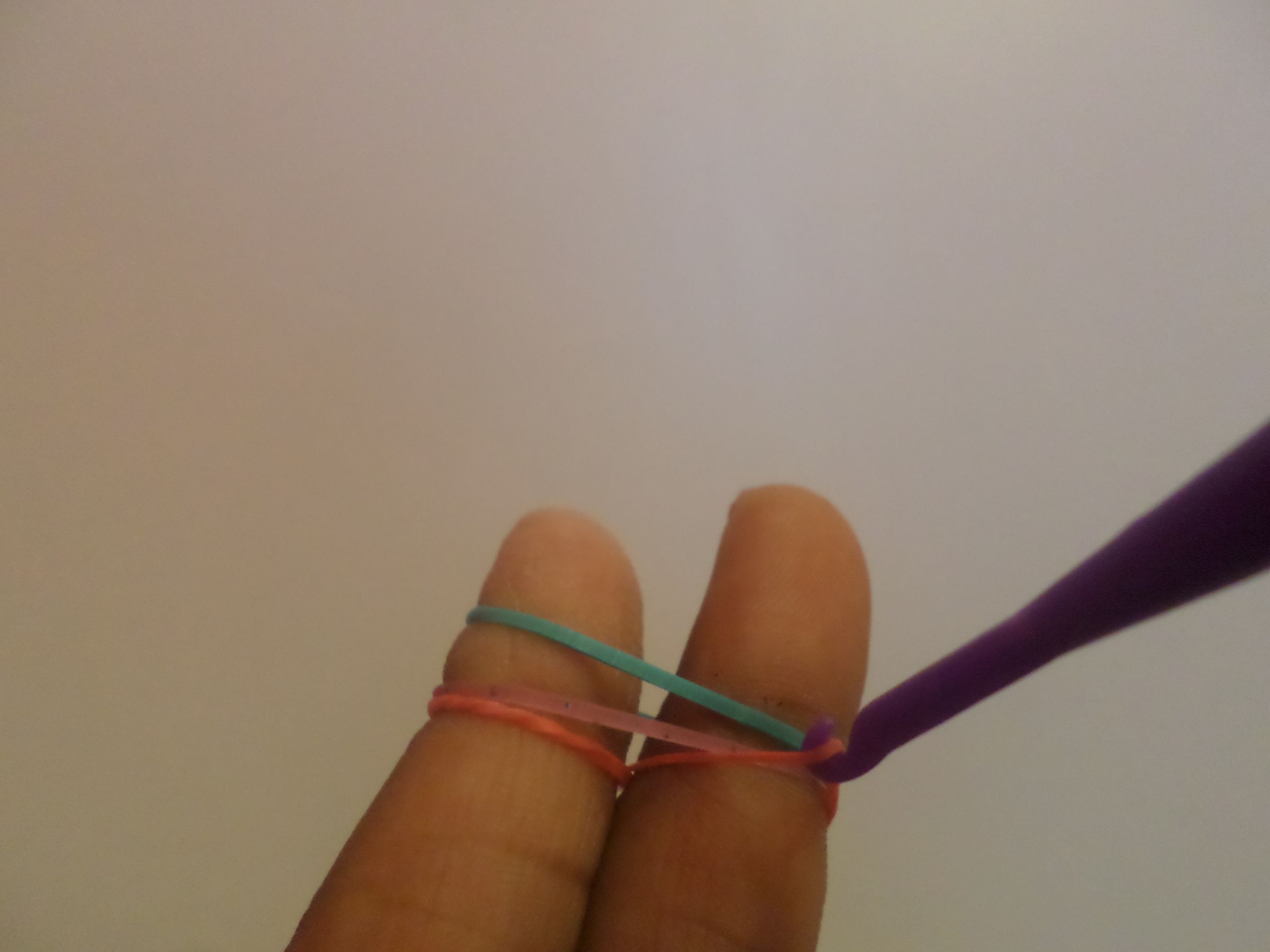 How to Make an Easy Really Cute Loomless Rainbow Loom Bracelet. : 9 ...