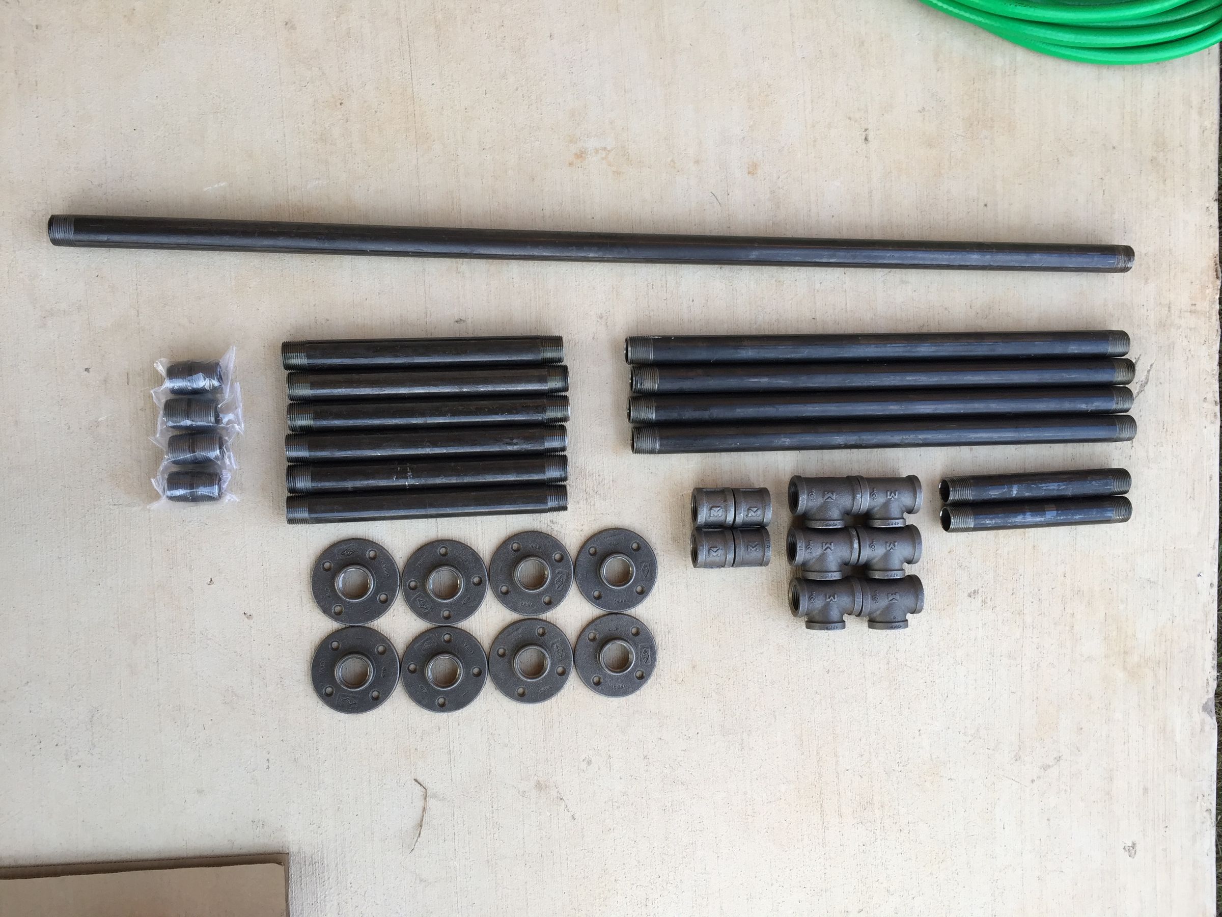 Black Pipe Standing Desk : 8 Steps (with Pictures) - Instructables