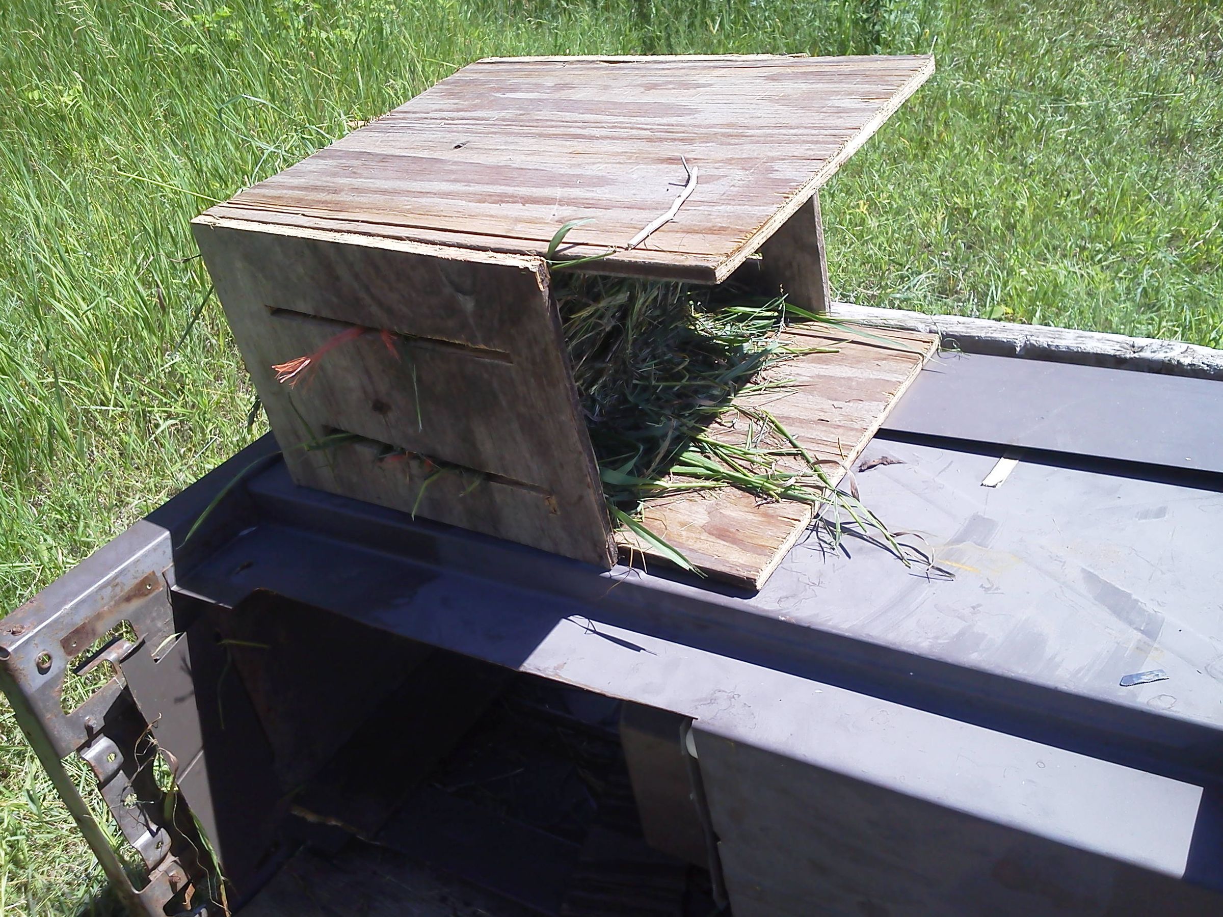 Mini Hay Baler Made From a Re-purposed Trash Compactor : 9 Steps (with ...