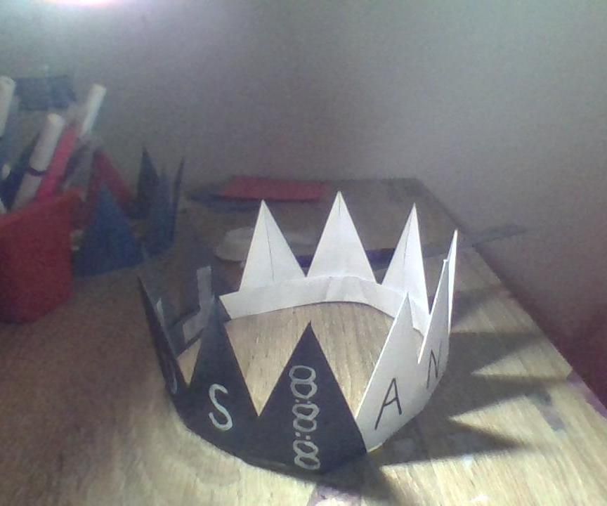 Paper Crown : 5 Steps - Instructables
