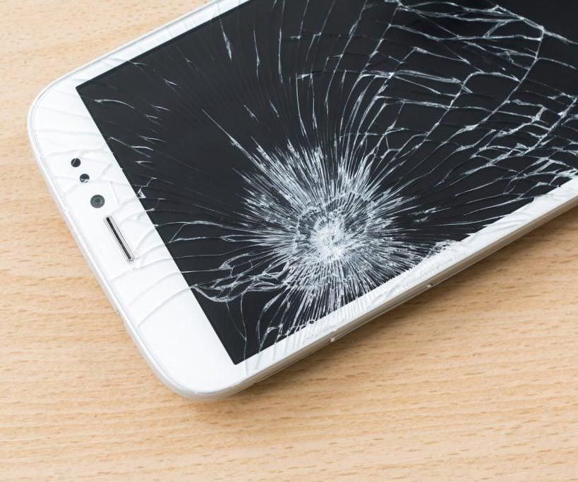 How to Replace a Broken Iphone 7 Phone Screen in 10 Easy Steps. : 10 ...