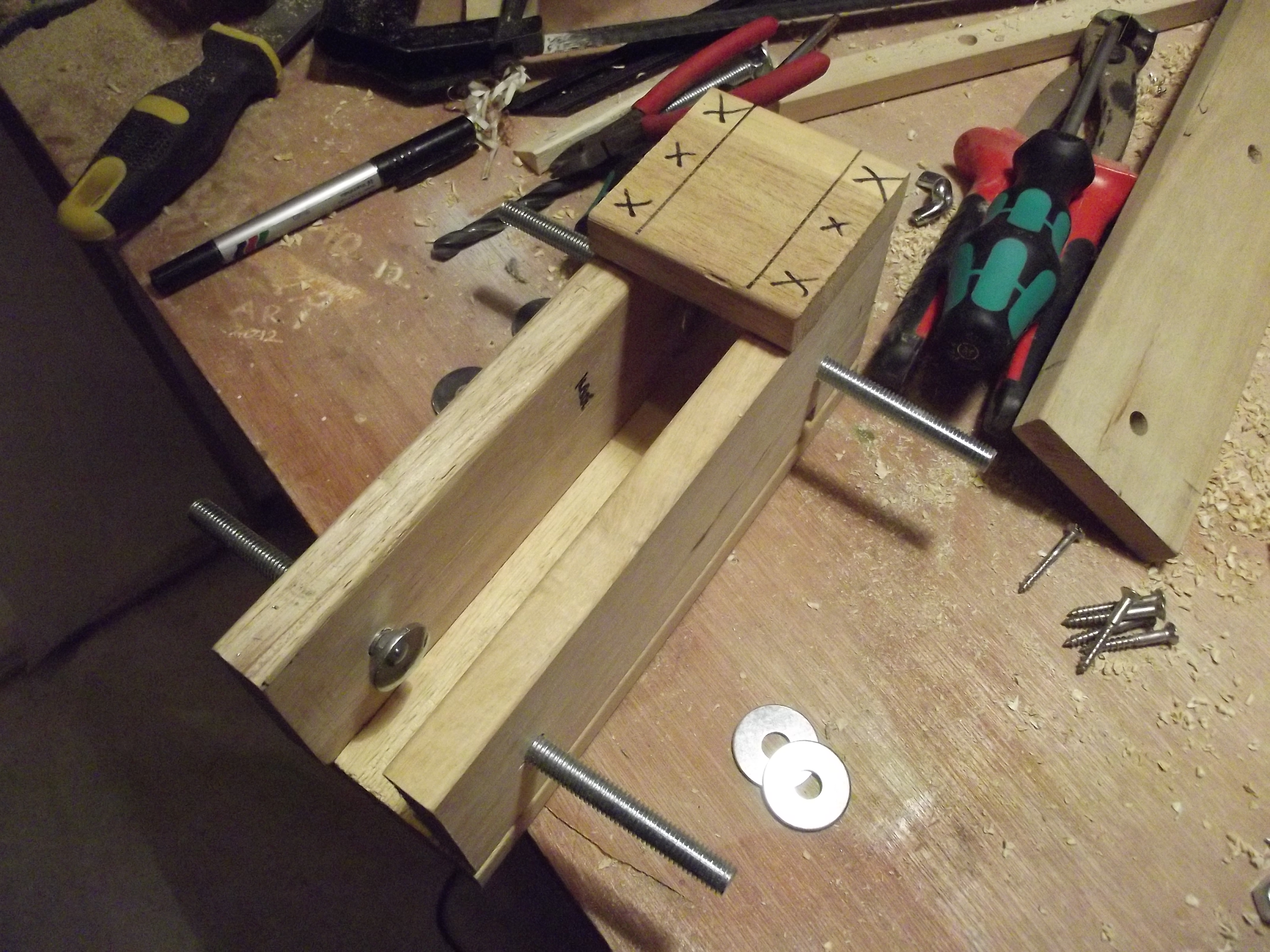 Varifocal Triple Monitor Stand : 10 Steps (with Pictures) - Instructables