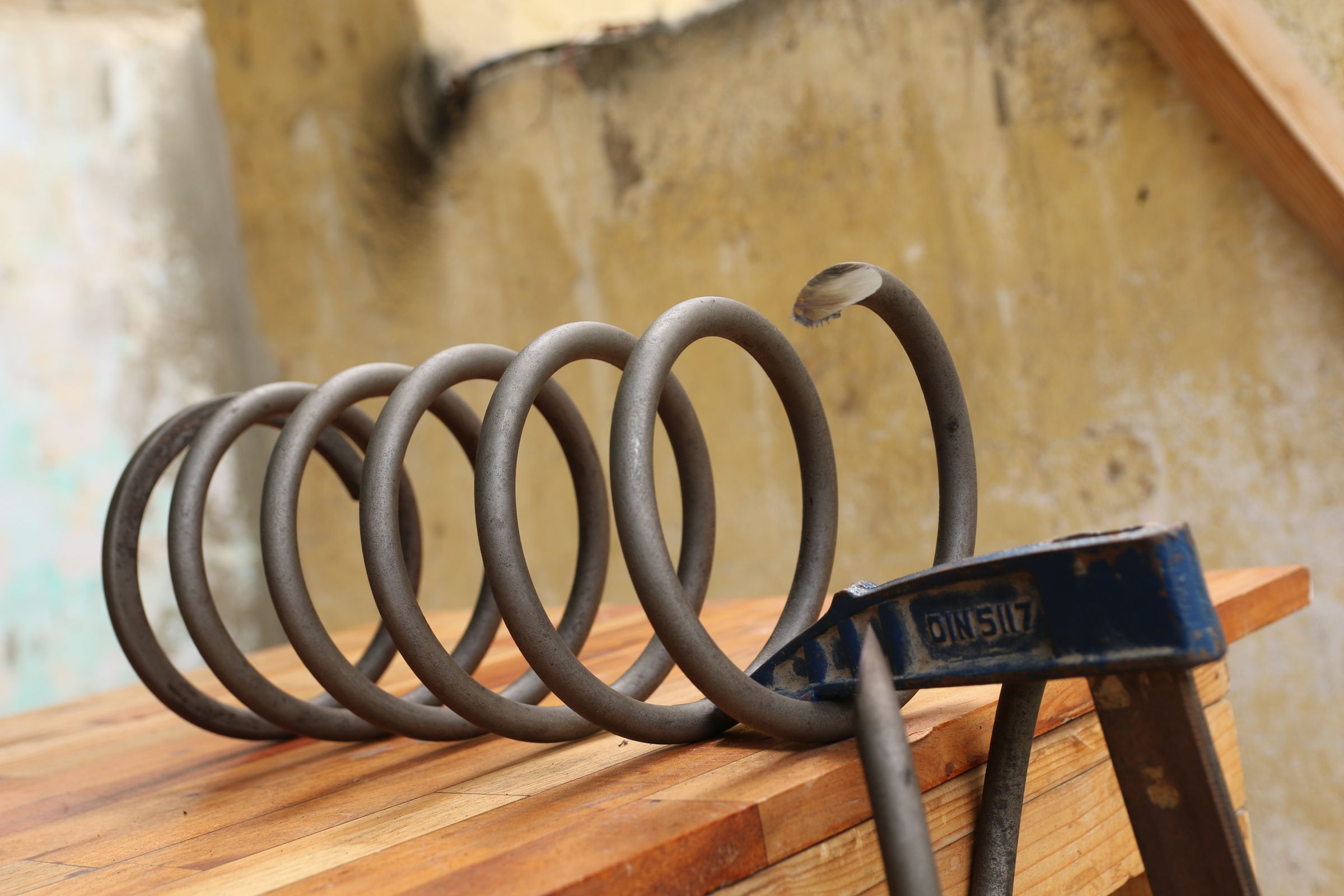 DIY Shock Absorber Stool : 9 Steps (with Pictures) - Instructables